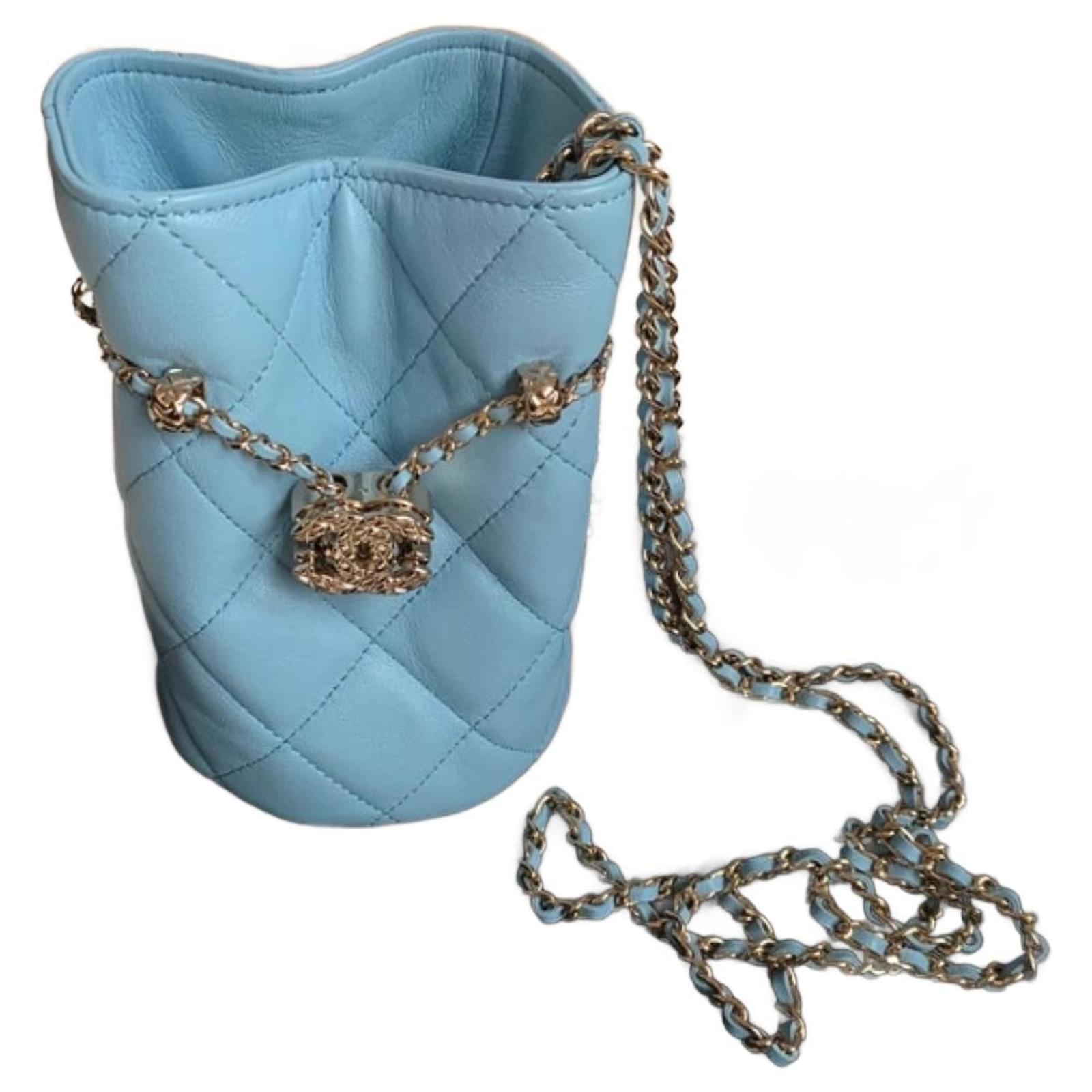 Chanel Handbags Blue Leather ref.1220439 - Joli Closet