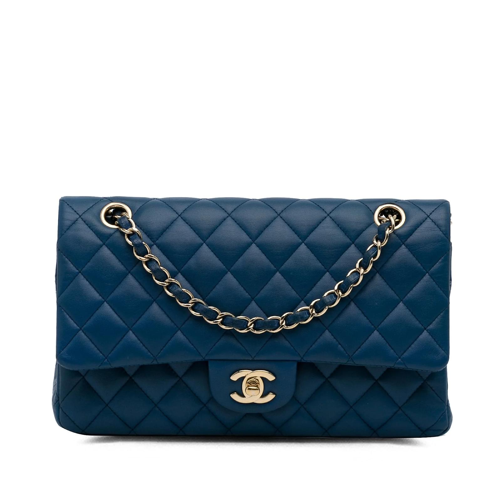 CHANEL Handbags Timeless/classique Blue Leather ref.1220794 - Joli Closet