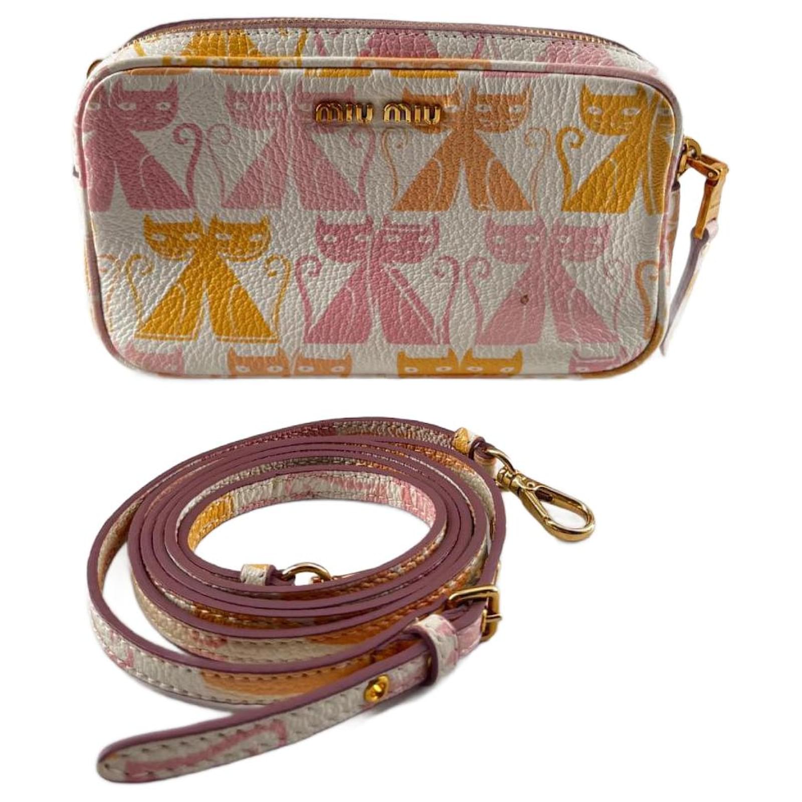 miu miu Multiple colors Leather ref.1246084 - Joli Closet