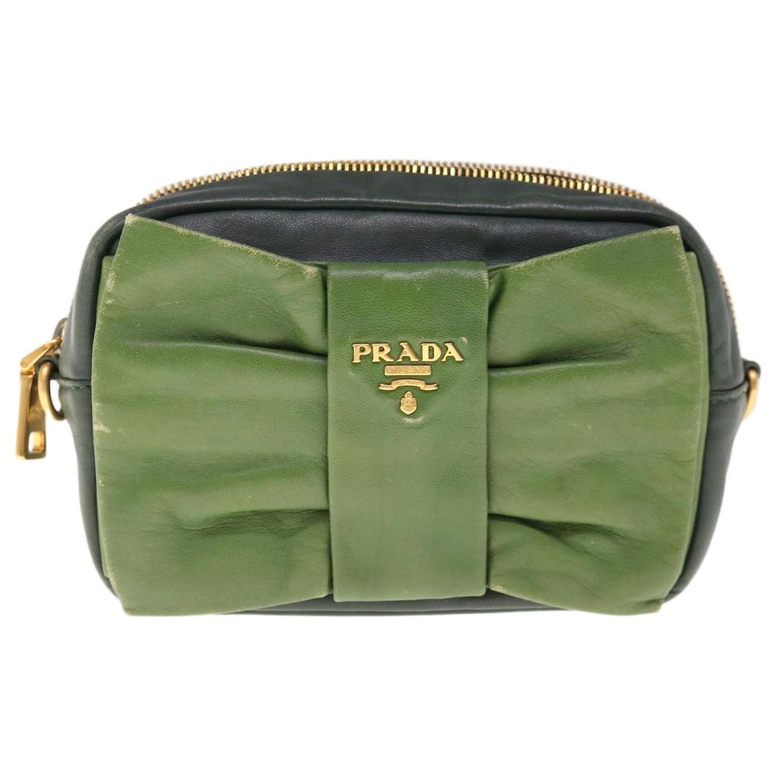Prada Green Leather ref.1249968 - Joli Closet