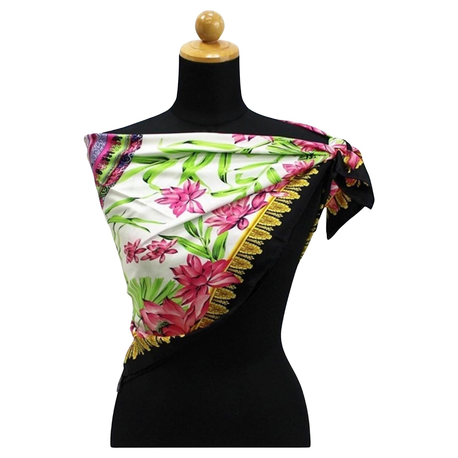 VERSACE Multiple colors Silk ref.1262316 - Joli Closet