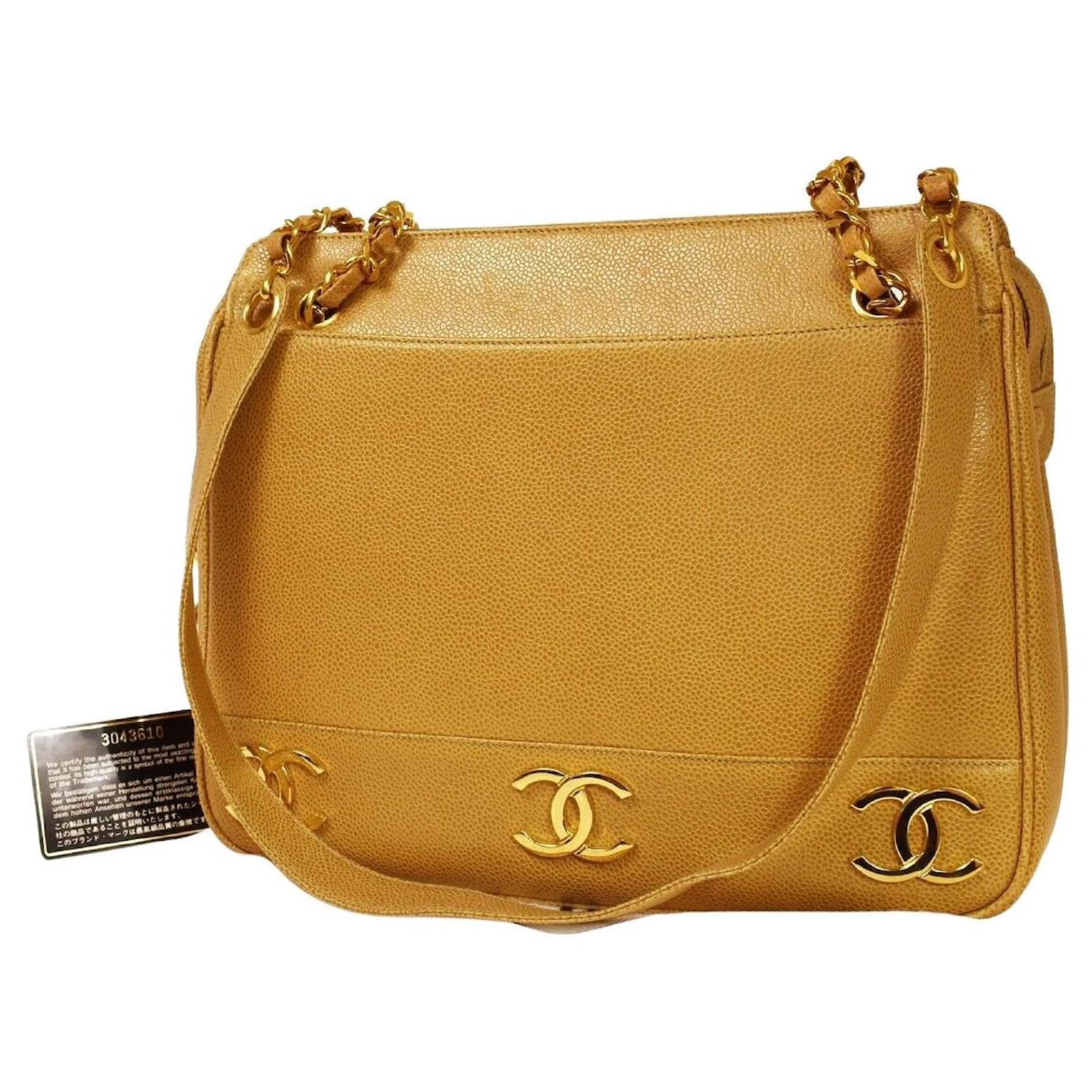 Chanel Triple coco Beige Leather ref.1265168 - Joli Closet