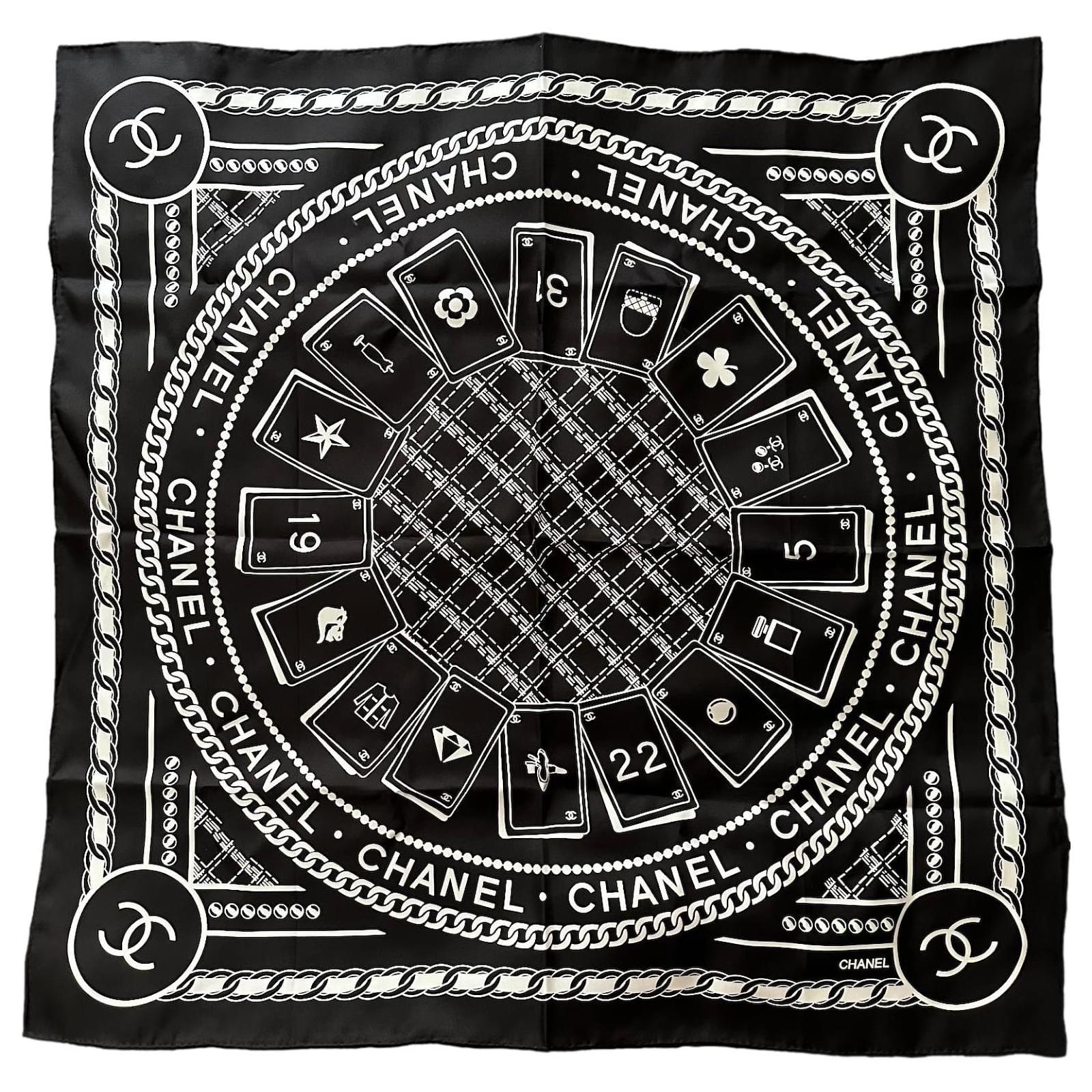 Chanel Scarves Black Silk ref.1292926 - Joli Closet