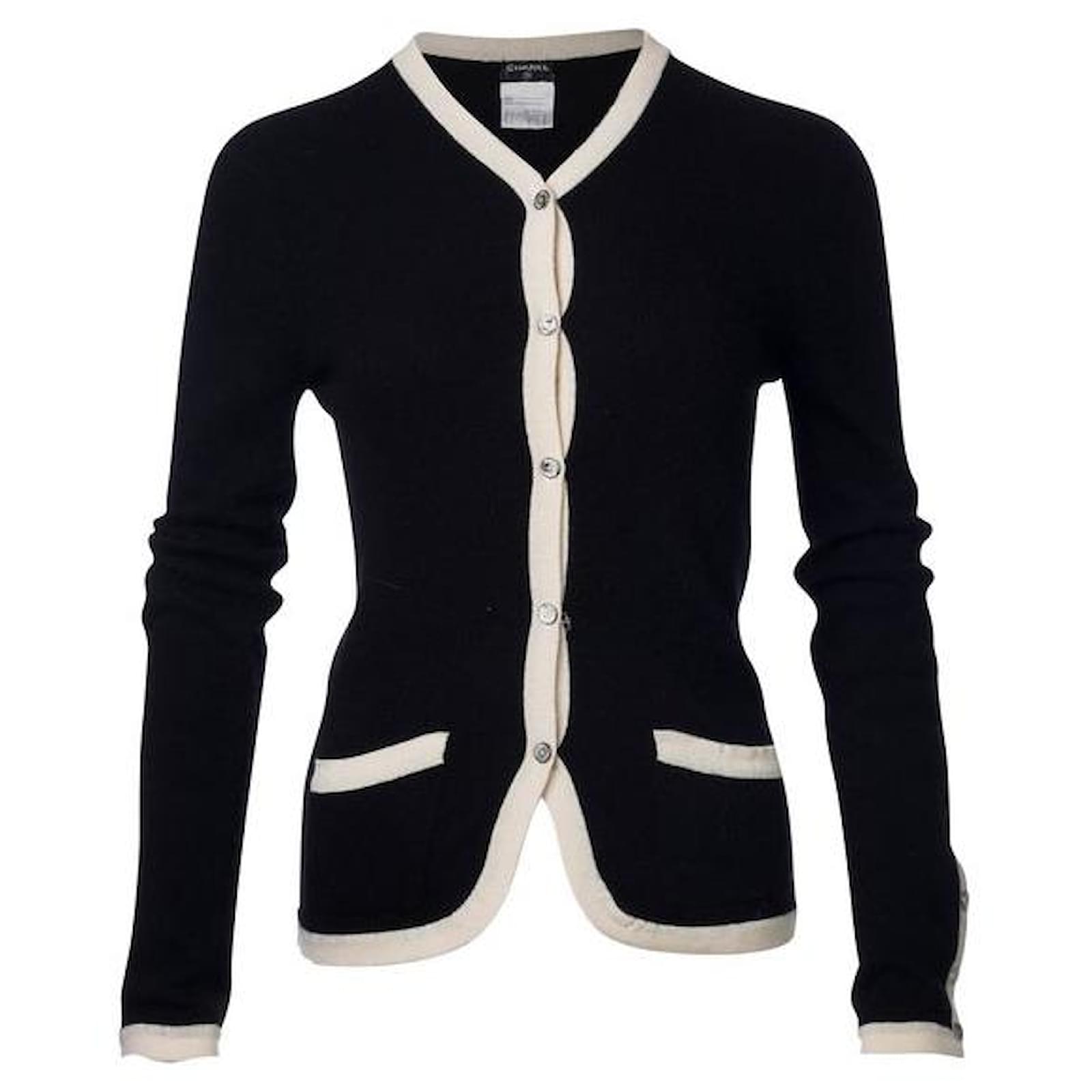 Chanel Vintage Black and White Cardigan Cashmere ref.1294732 - Joli Closet