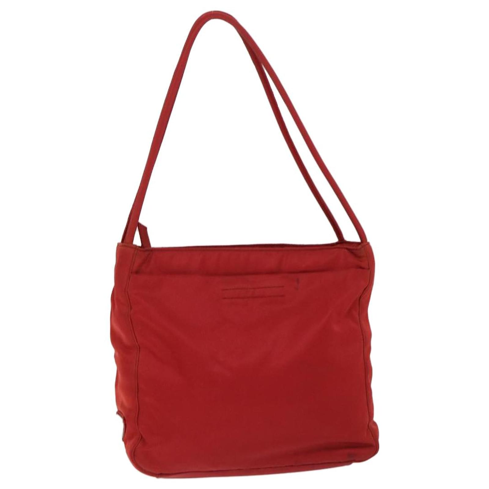 PRADA Hand Bag Nylon Red Auth 67974 ref.1297847 - Joli Closet