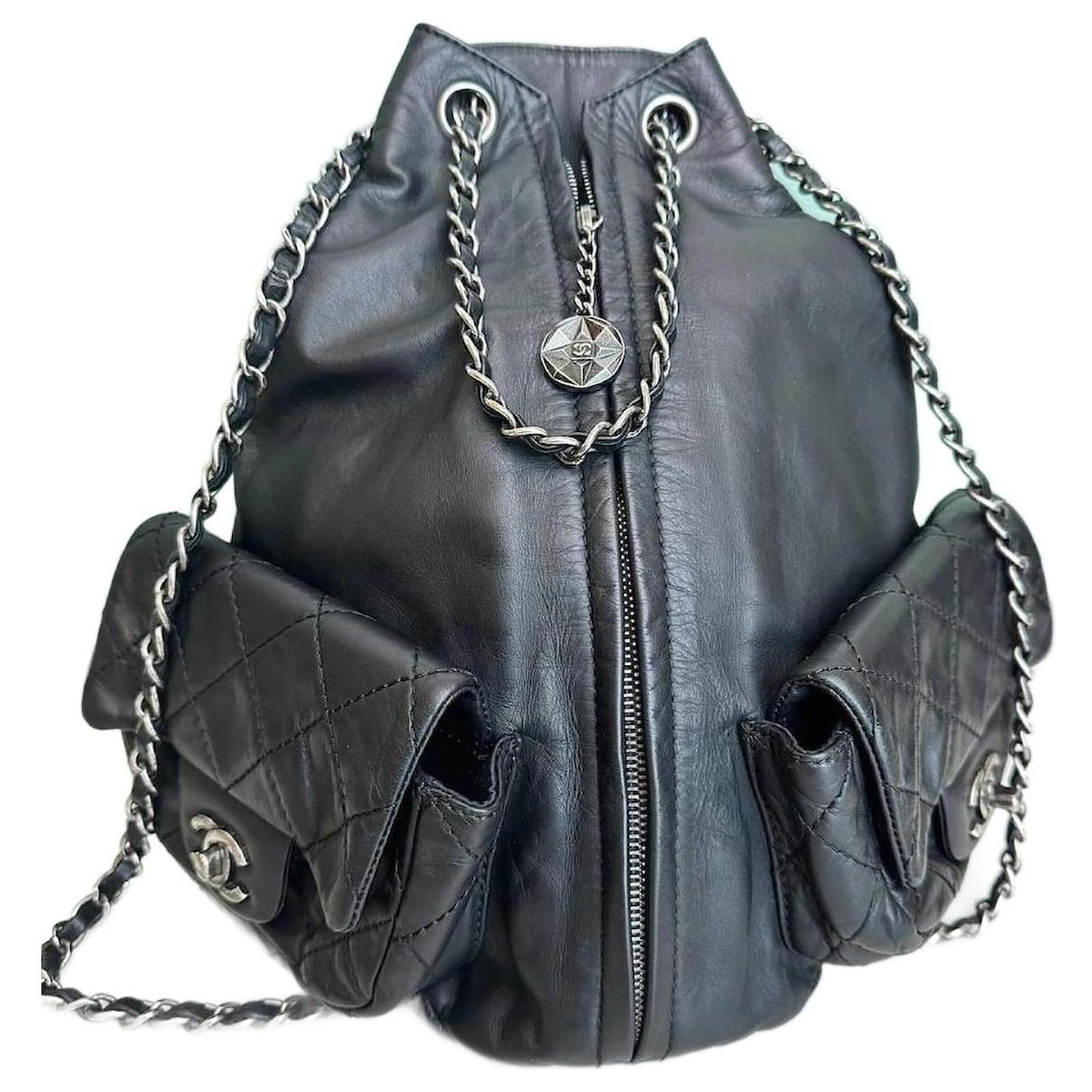 Chanel 19 Chanel Black Leather ref.1300405 - Joli Closet