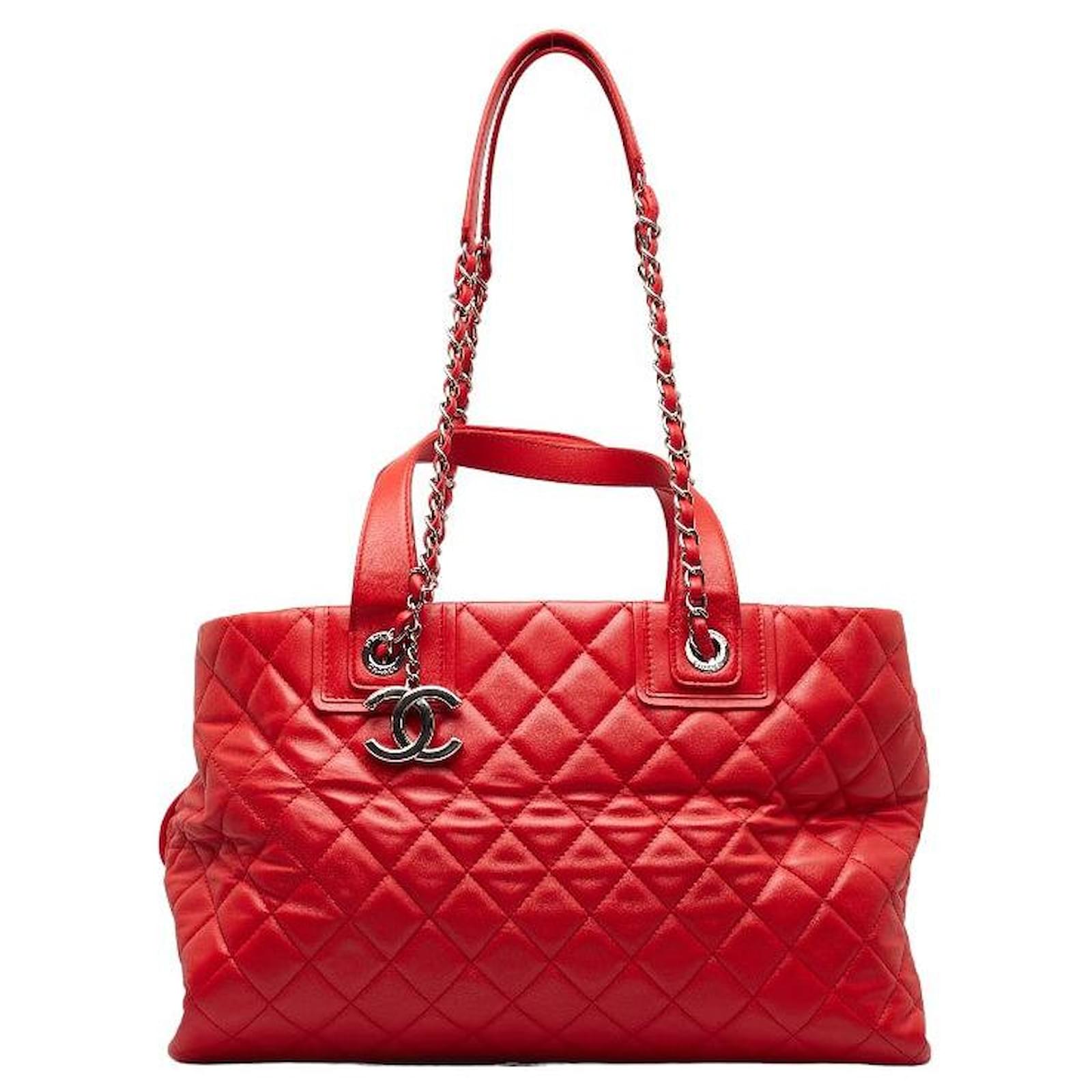Chanel Coco Mark Matelasse Leather Shoulder Tote Red ref.1319555 - Joli ...