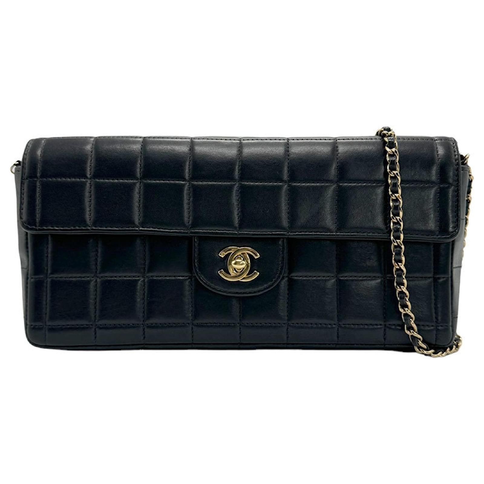 Chanel East West Chocolate Bar Black Leather ref.1339596 - Joli Closet