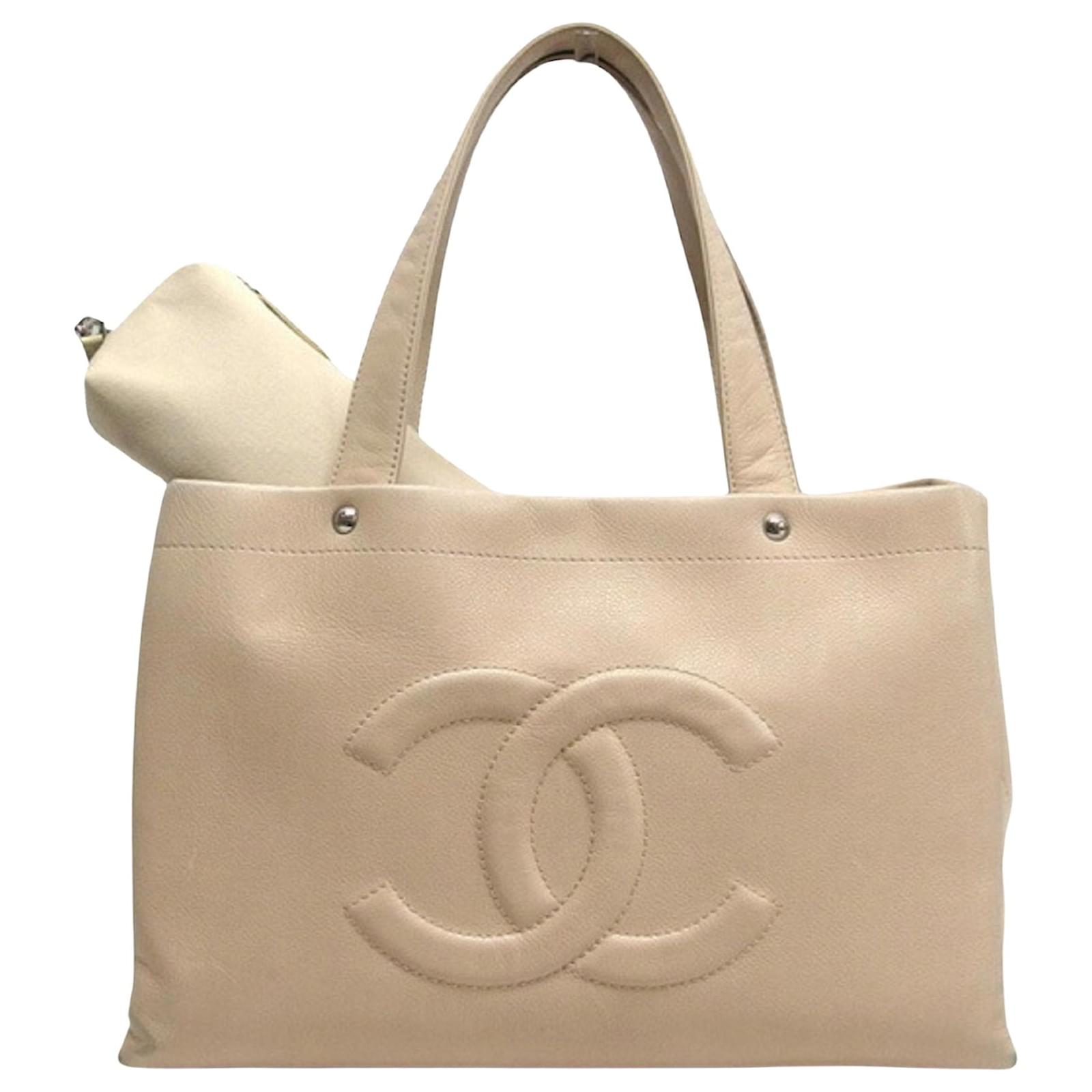 Chanel Logo CC Beige Leather ref.1346508 - Joli Closet
