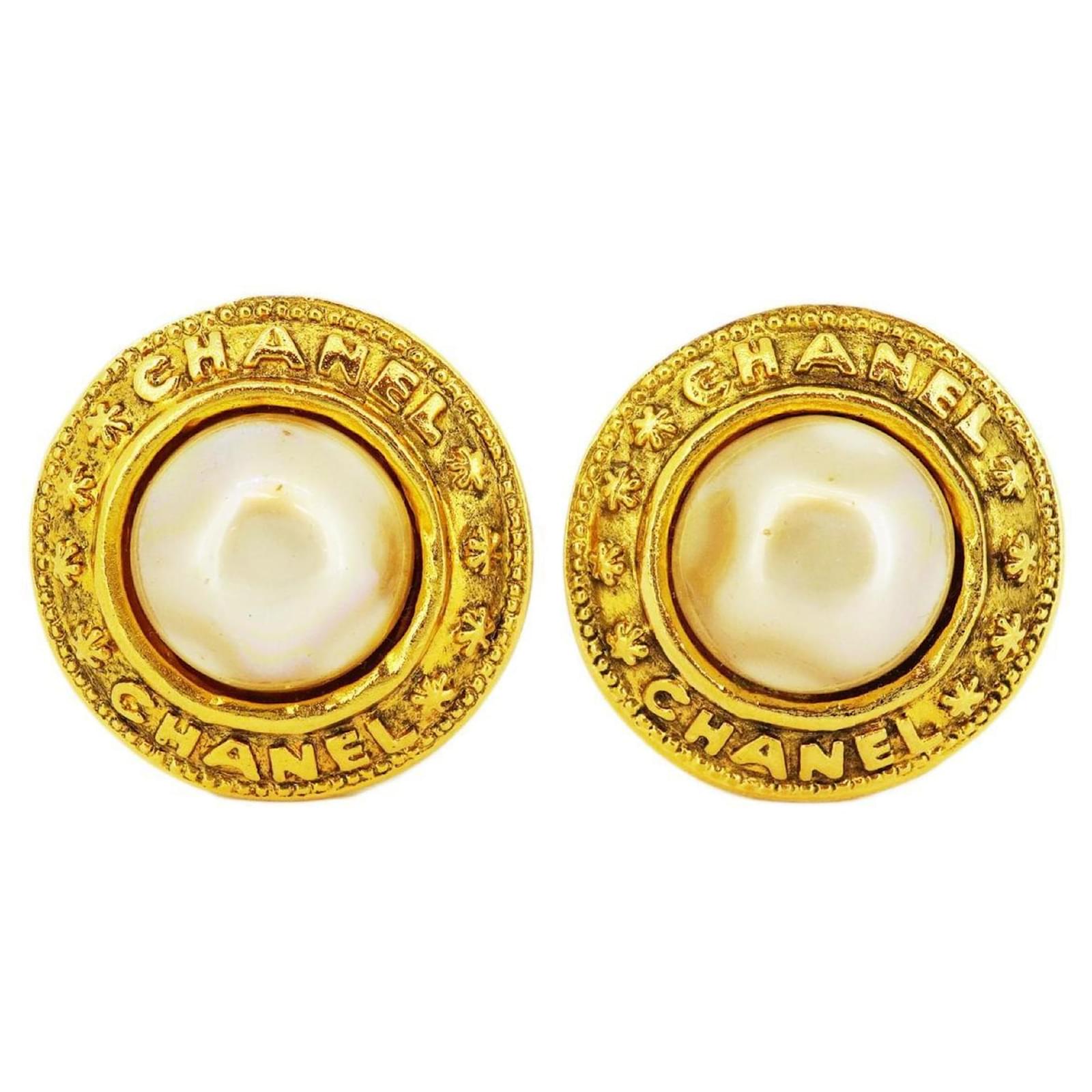 Timeless Chanel Golden Gold-plated ref.1360053 - Joli Closet