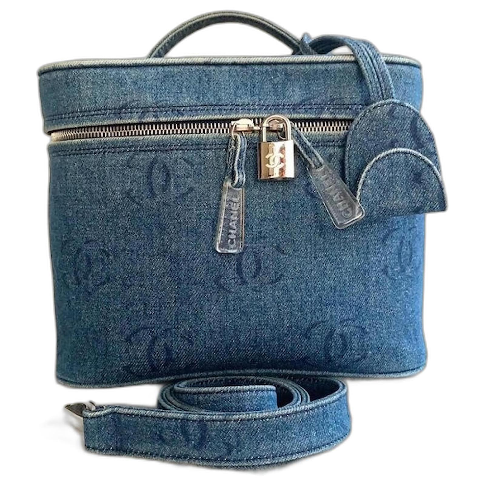 CHANEL Vintage CC Denim Vanity Case Blue ref.1381312 - Joli Closet