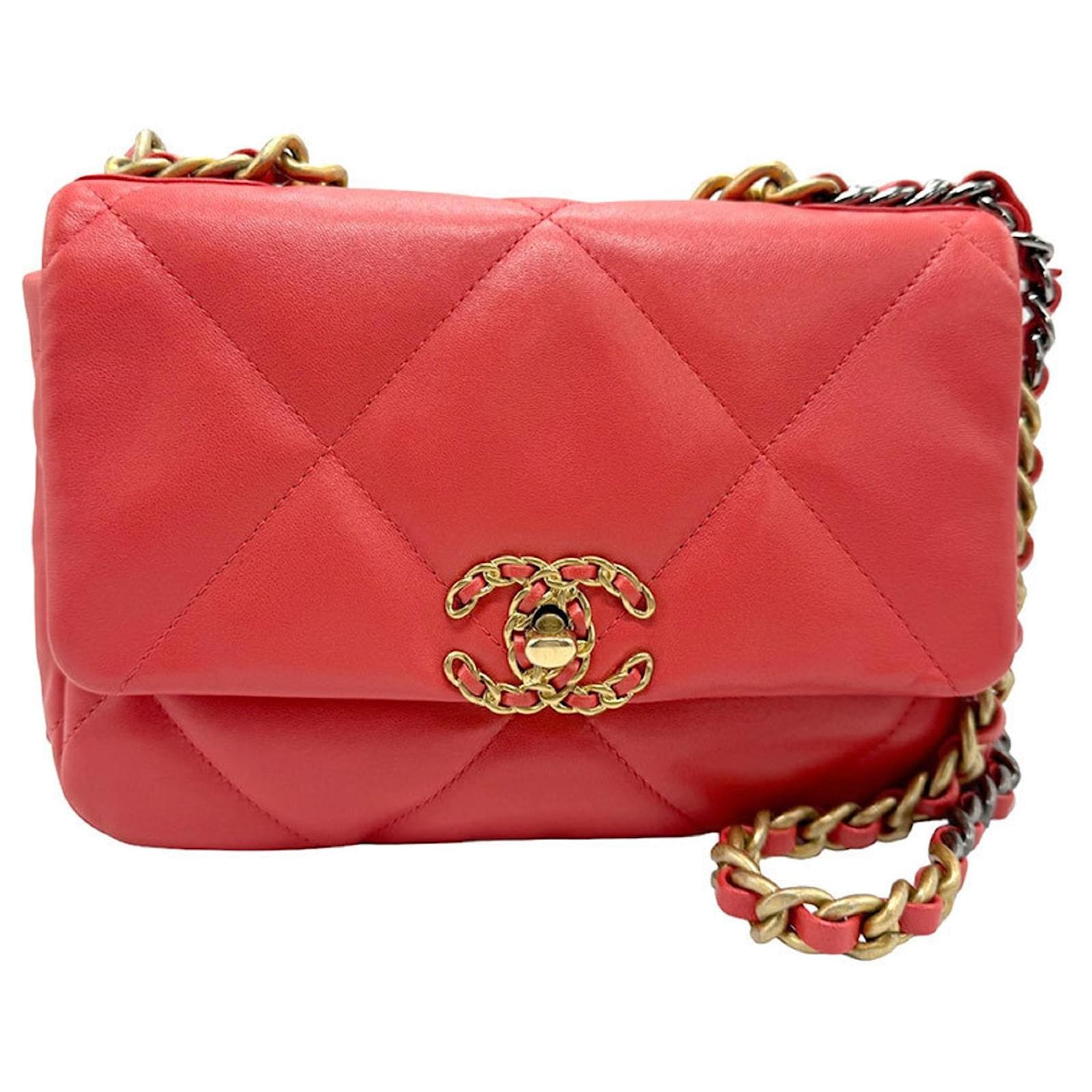 Chanel Red Leather ref.1397018 - Joli Closet