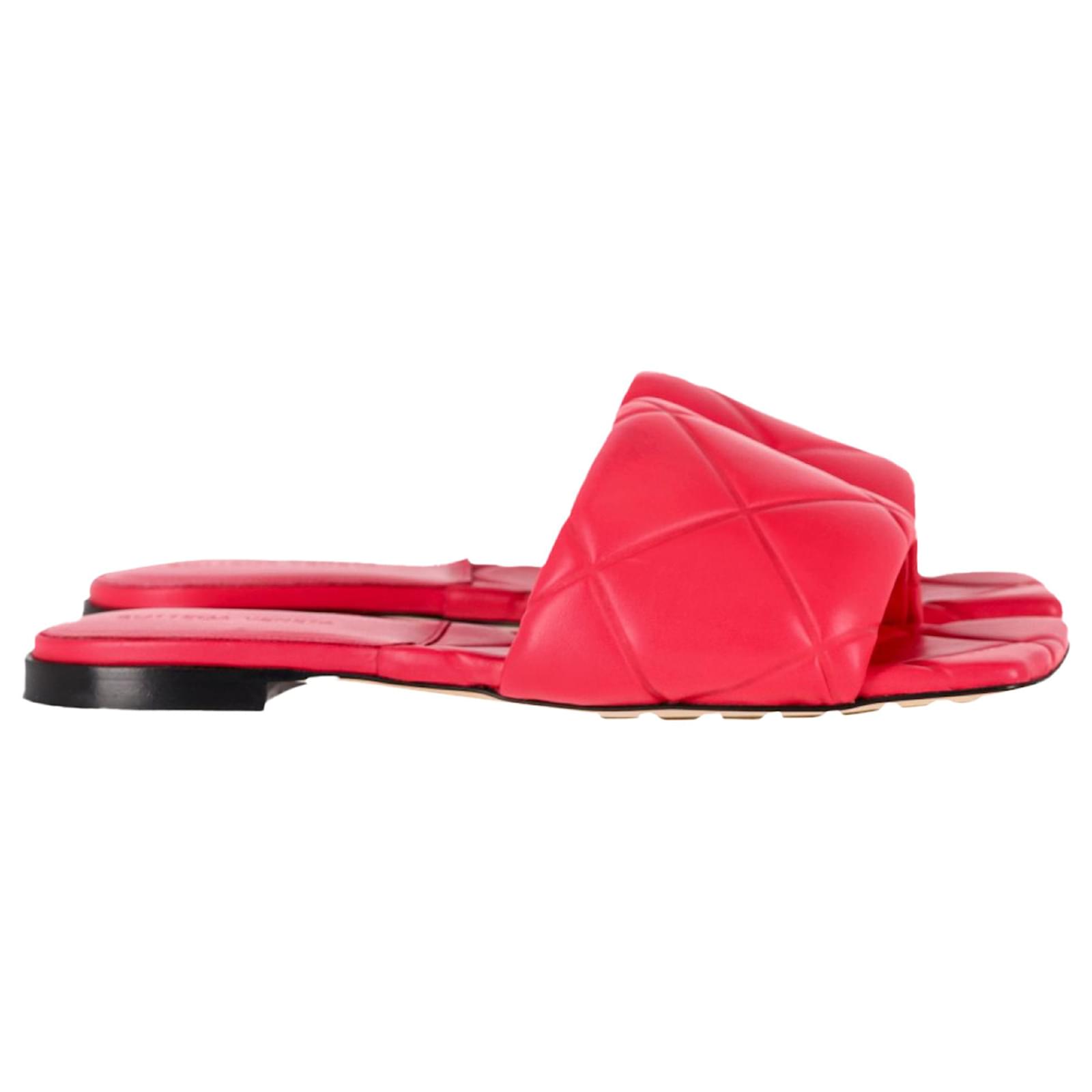 Bottega Veneta Flat Lido Quilted Slides in Red Leather ref.1398074 ...