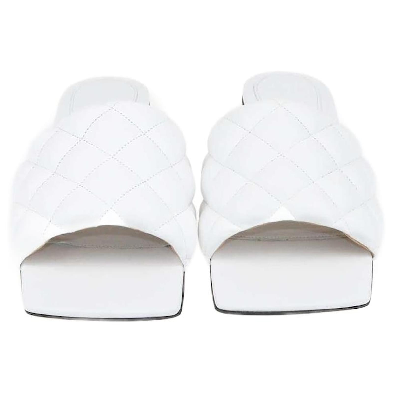 Bottega Veneta White Padded Dream Flat Slides Leather ref.1424001 ...