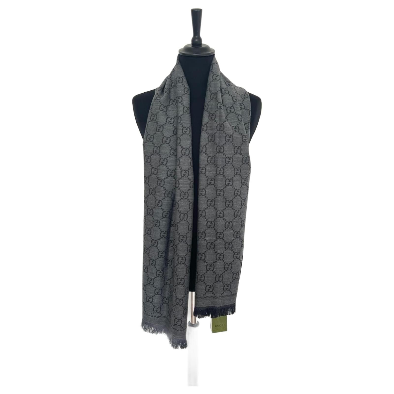 Gucci GG monogram scarf Grey Wool ref.1425204 - Joli Closet