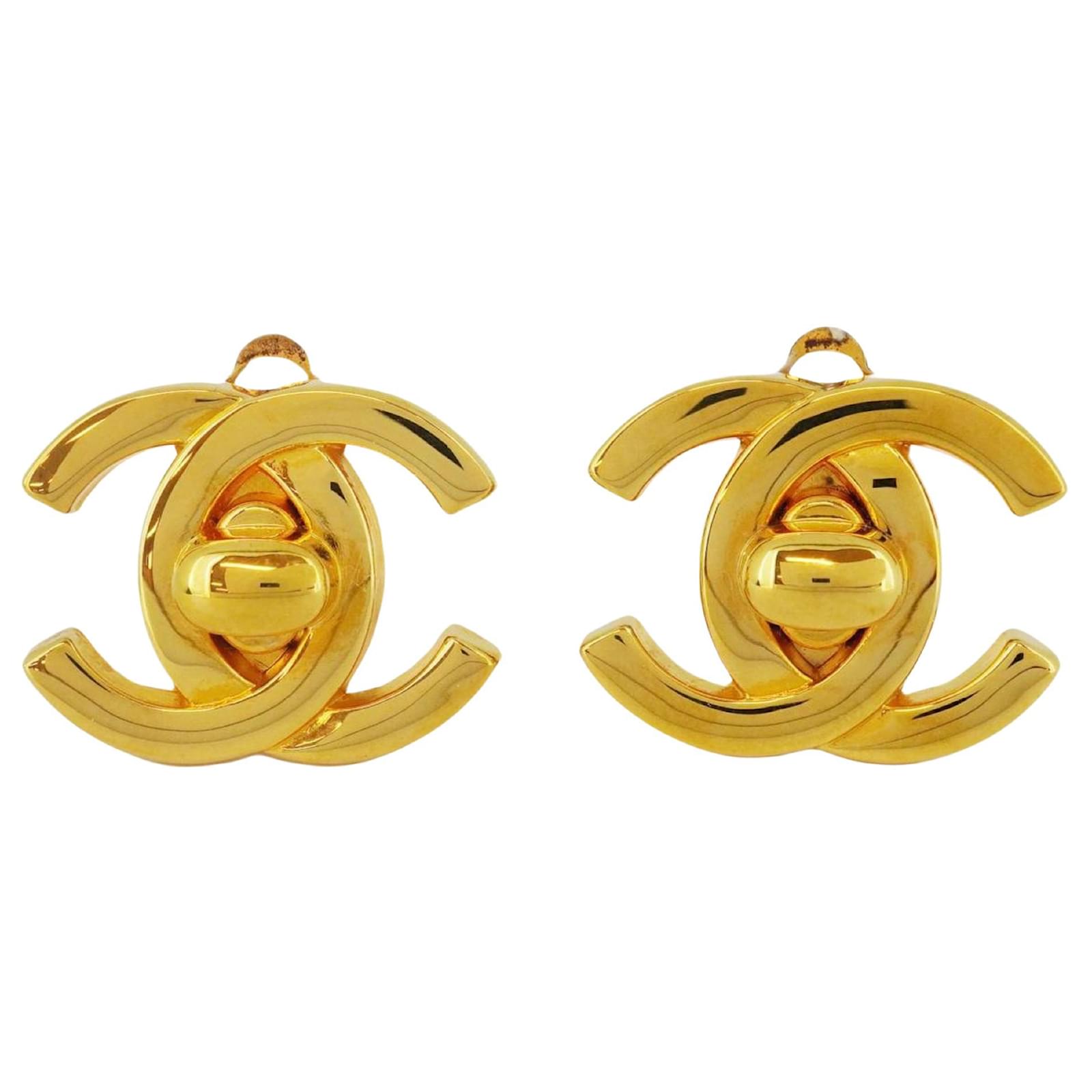 Chanel Logo CC Golden Gold-plated ref.1427330 - Joli Closet