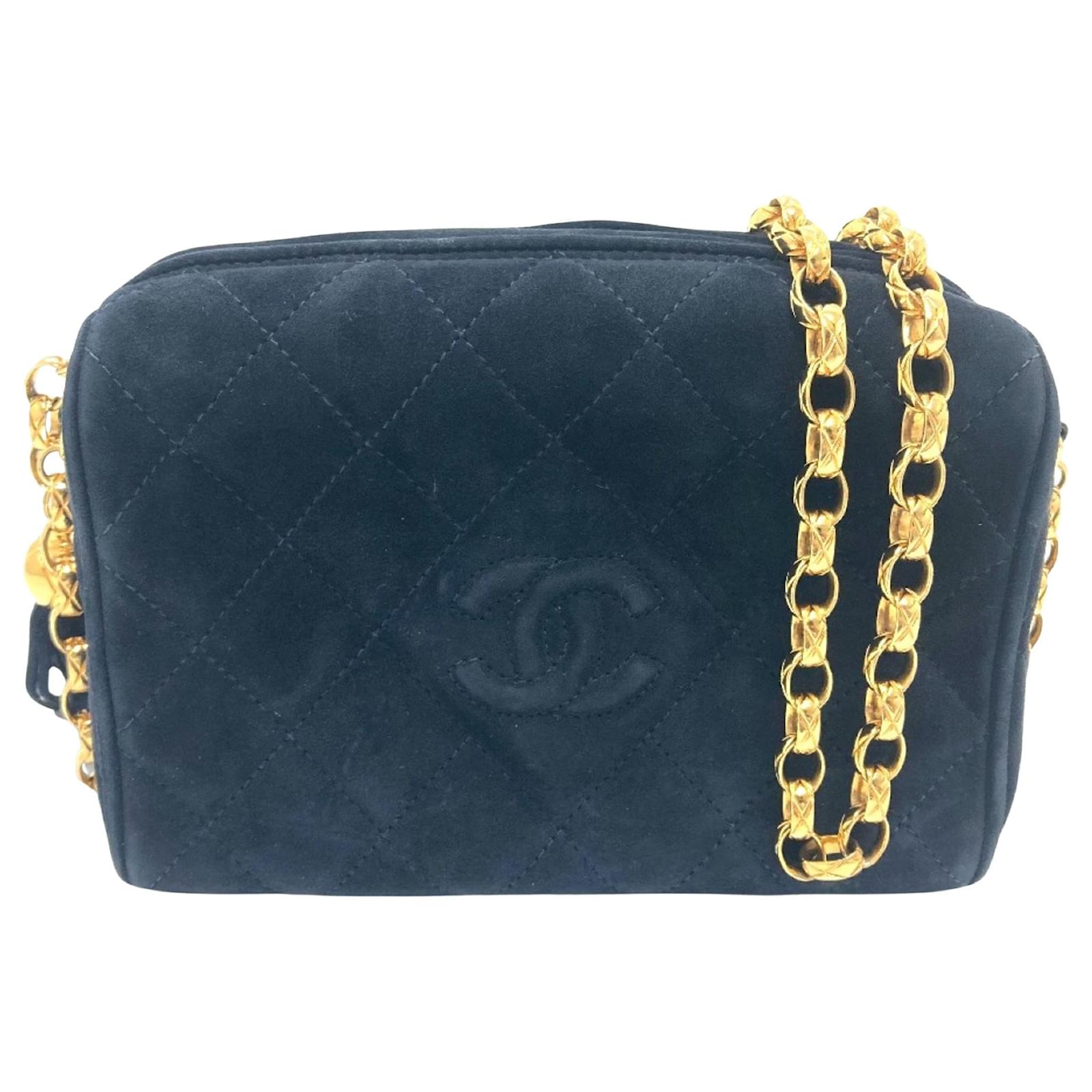 Timeless Chanel Logo CC Navy blue Suede ref.1428966 - Joli Closet