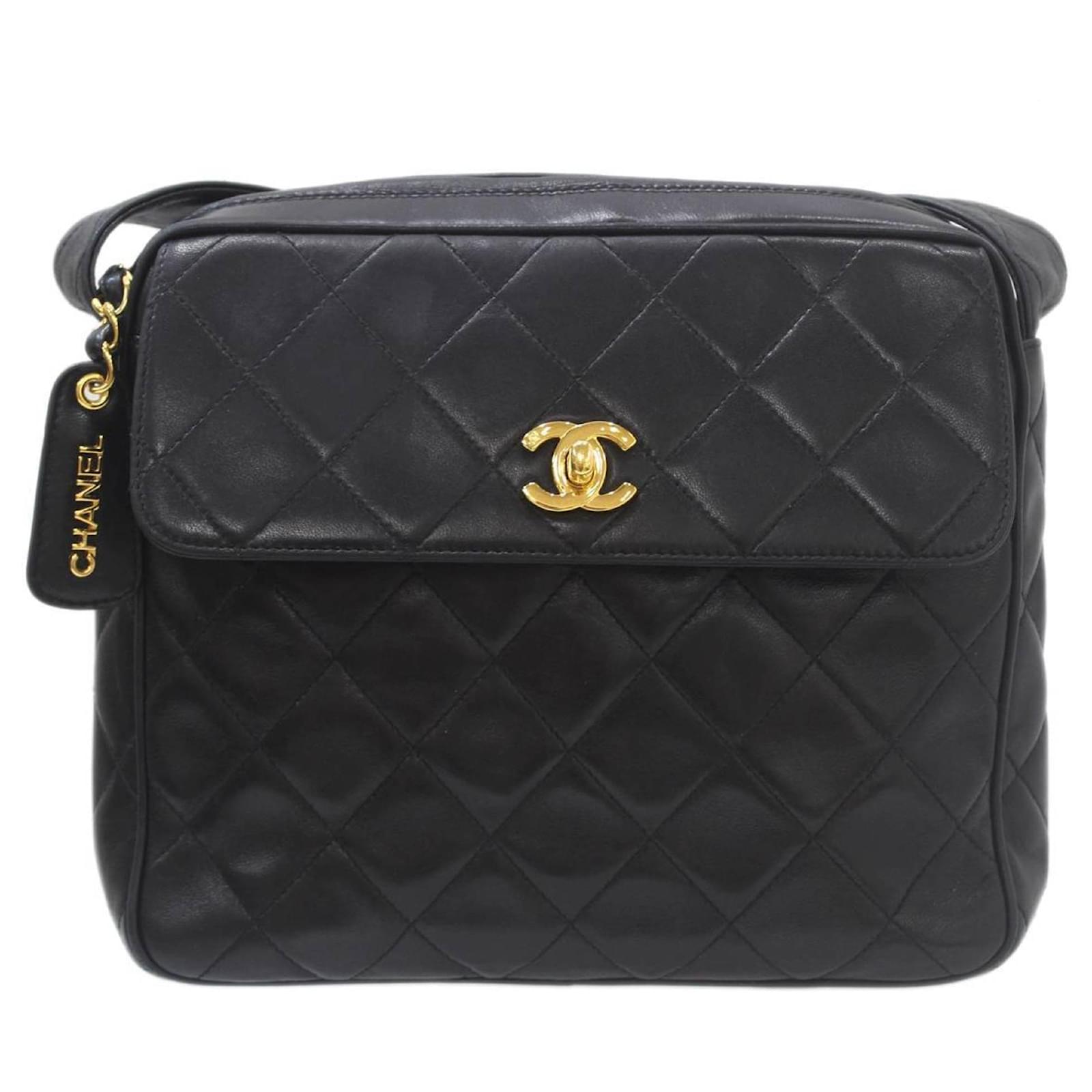 Chanel Messenger Black Leather ref.1439822 - Joli Closet