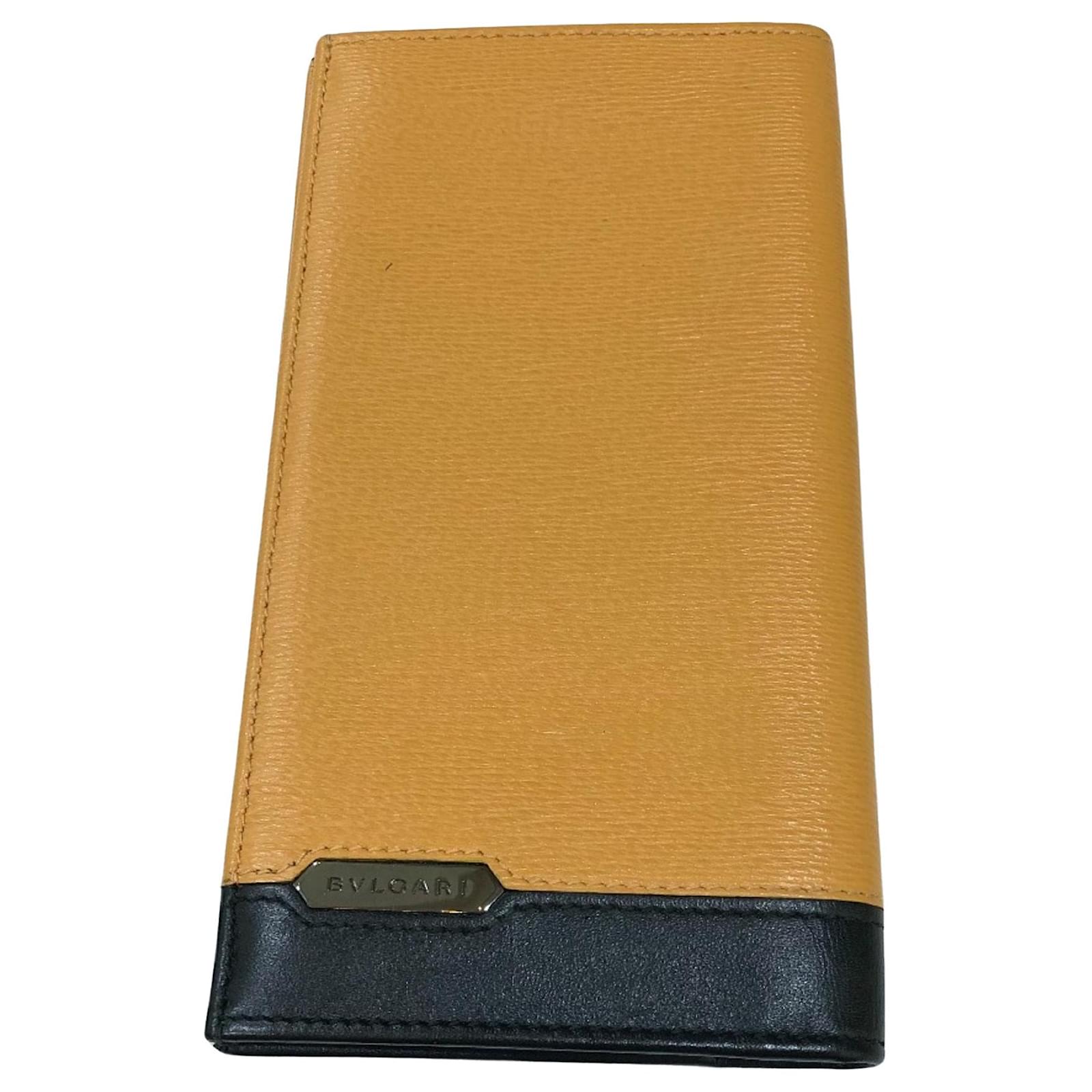 Bulgari Logo Beige Leather ref.1440303 - Joli Closet