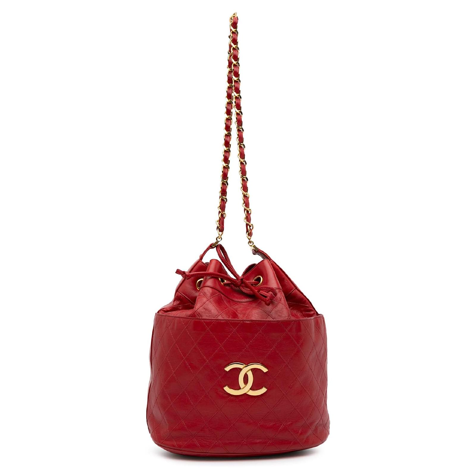 Red Chanel CC Quilted Lambskin Bucket Bag Leather ref.1443933 - Joli Closet