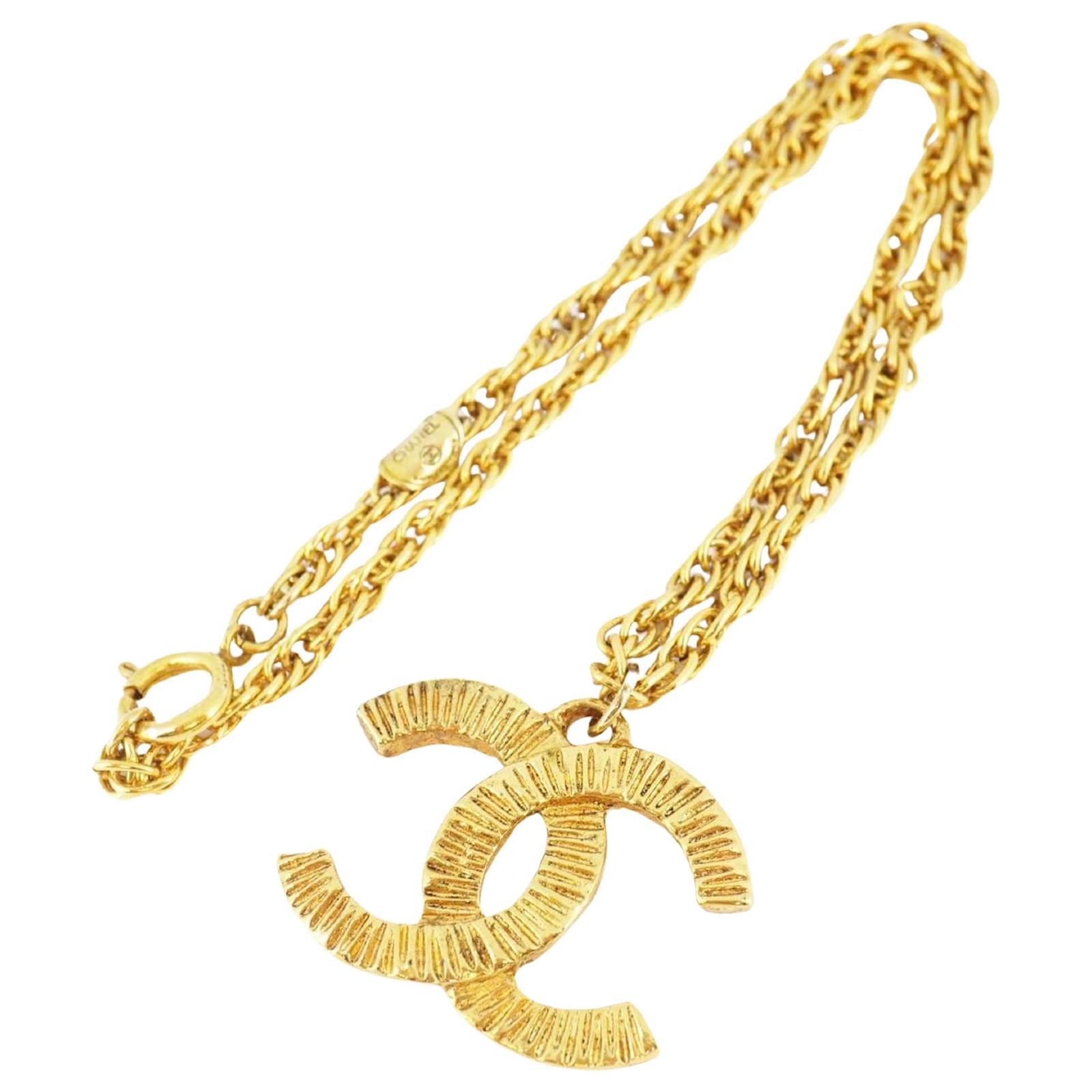 Chanel Logo CC Golden Gold-plated ref.1457668 - Joli Closet