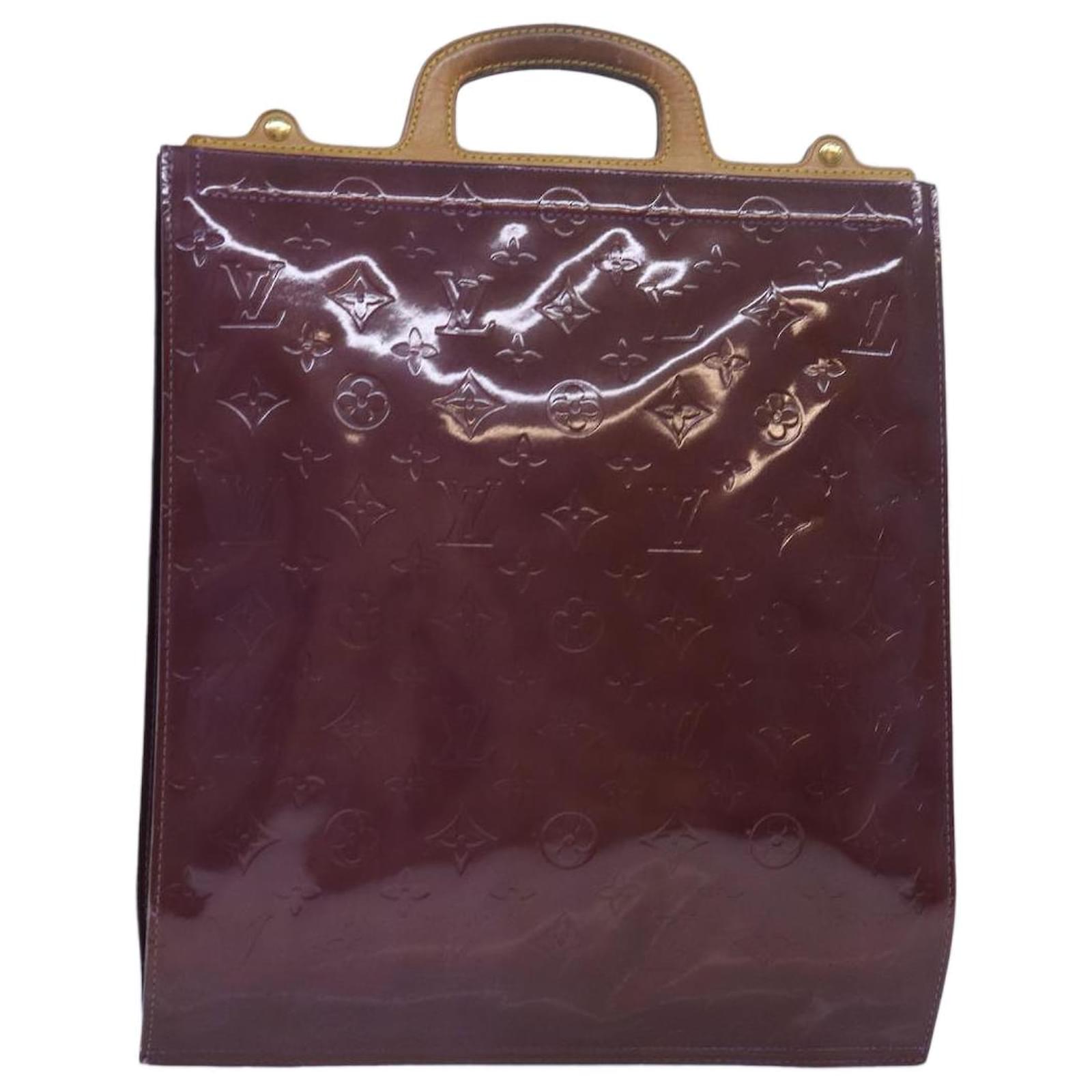 Louis Vuitton Stanton Purple Patent leather ref.1458629 - Joli Closet
