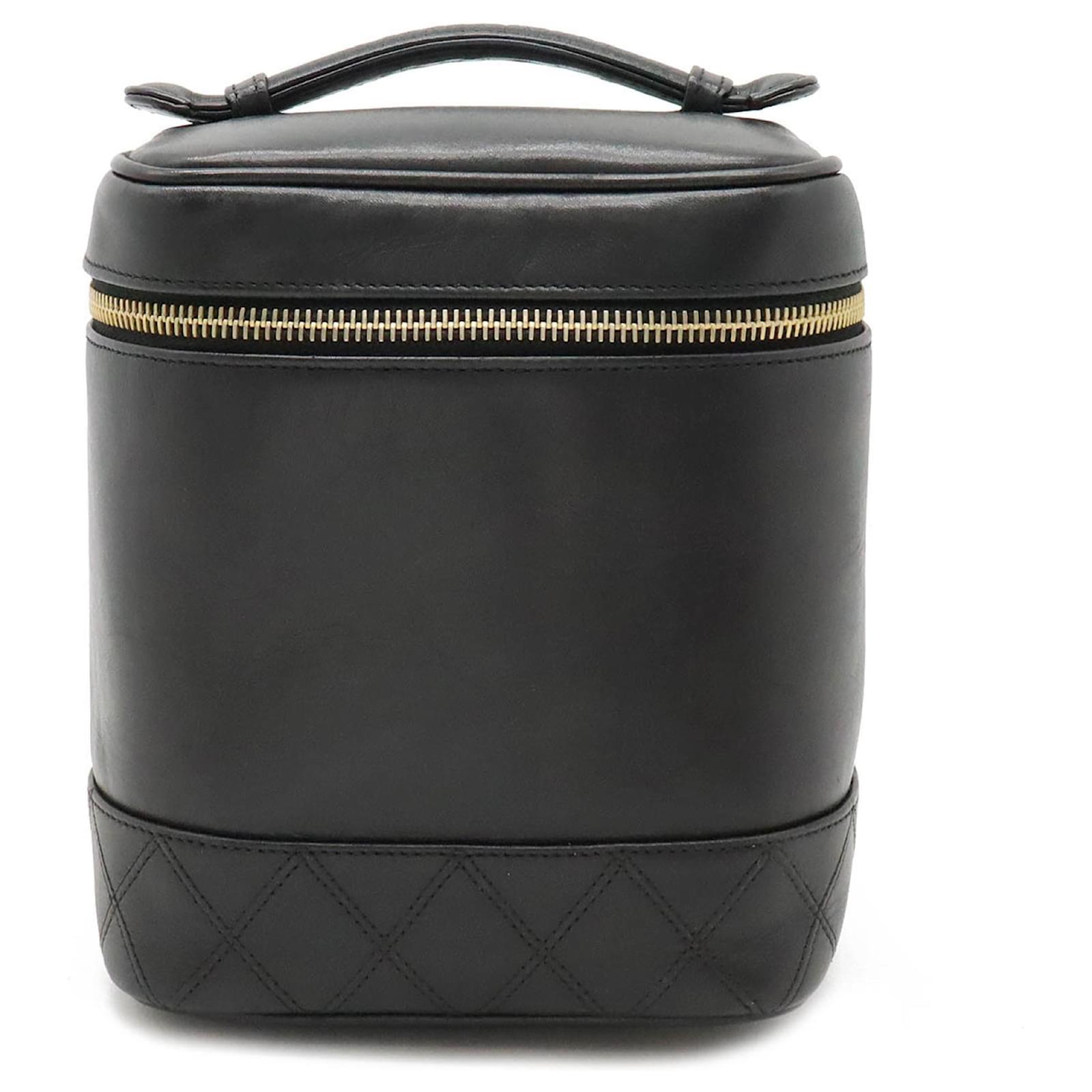 Chanel Bicolor Coco Mark Vanity Bag Black Leather ref.1463970 - Joli Closet