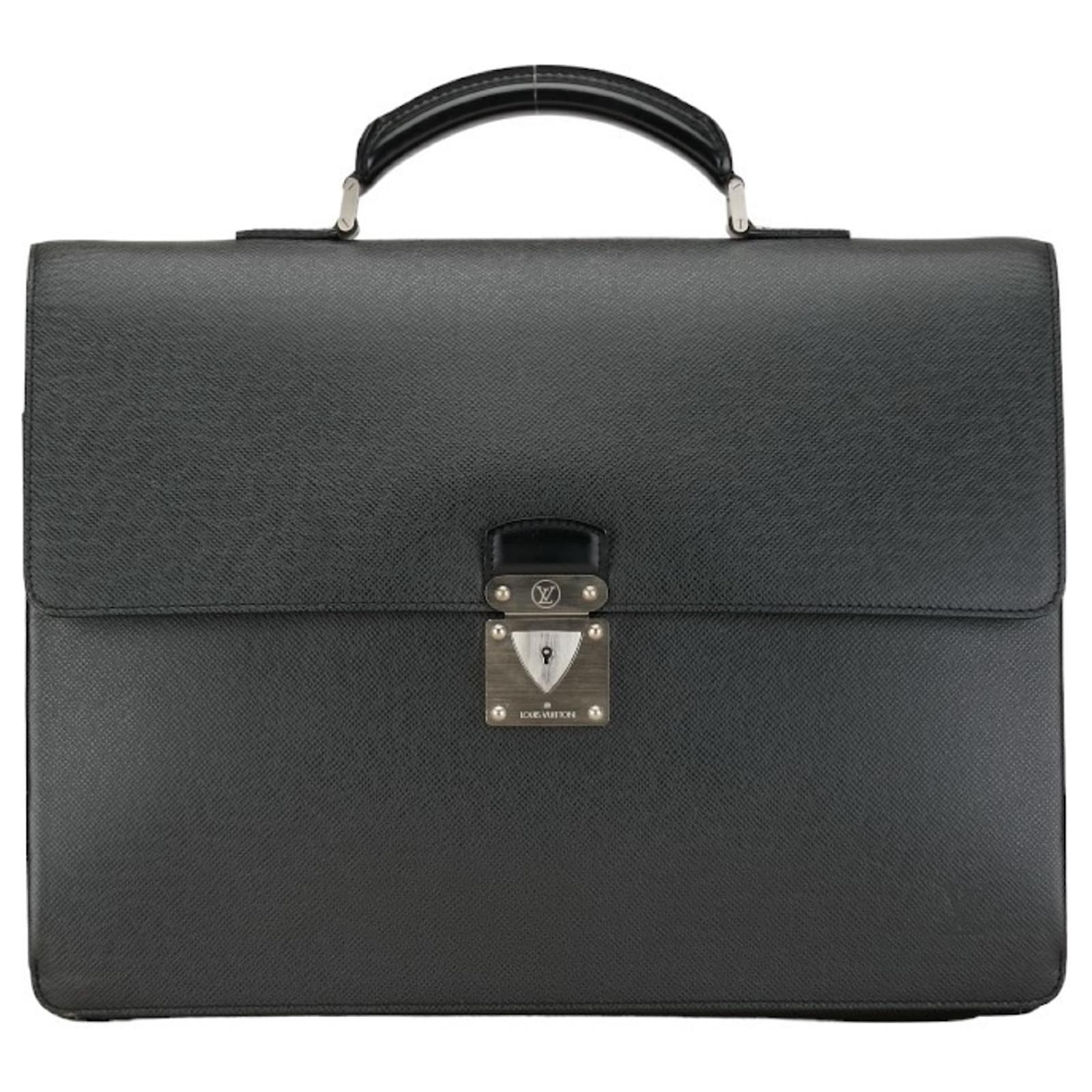 Louis Vuitton Taiga Serviette Moscova Bag Black Grey Leather ref ...