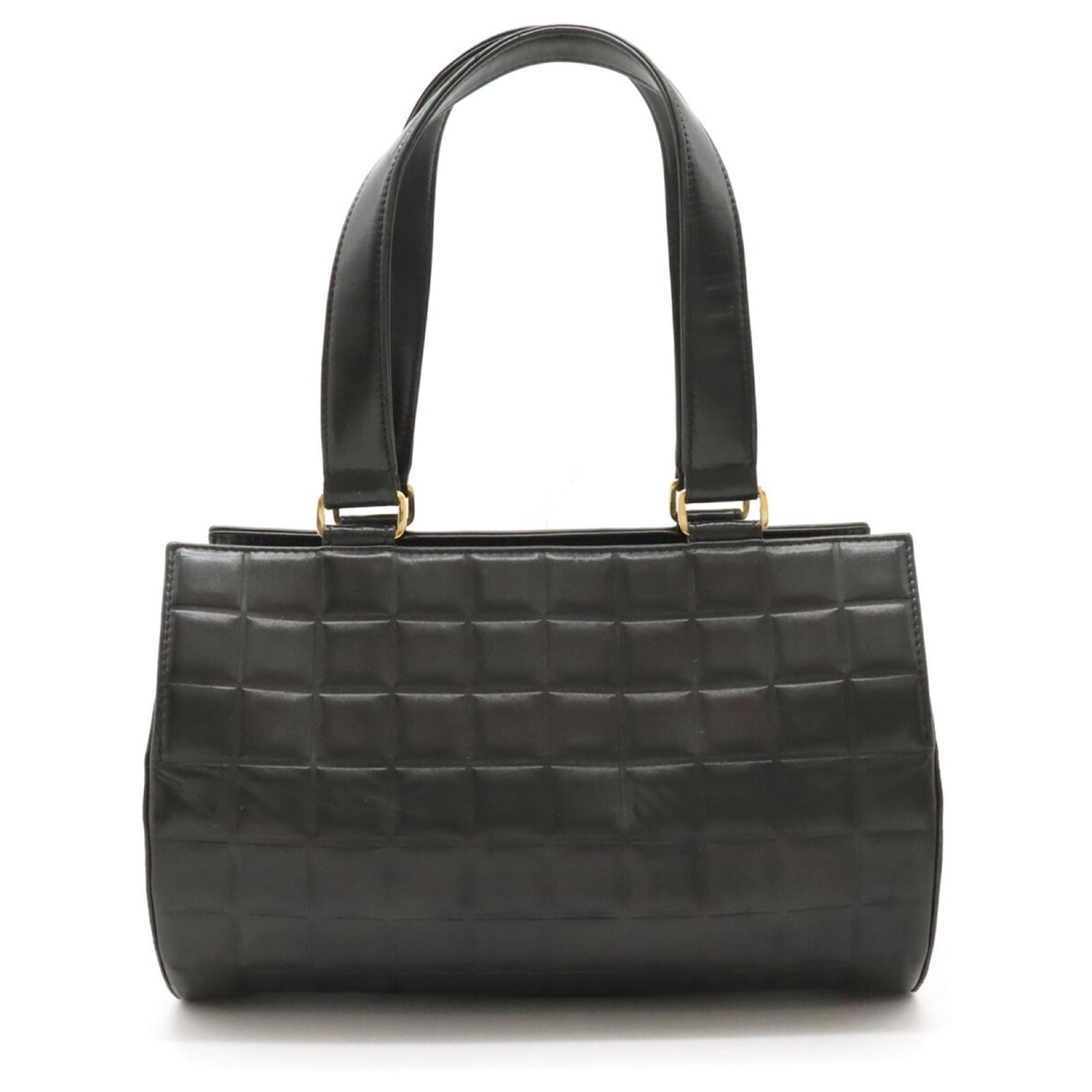 Chanel Chocolate Bar Handbag Black Leather ref.1479559 - Joli Closet