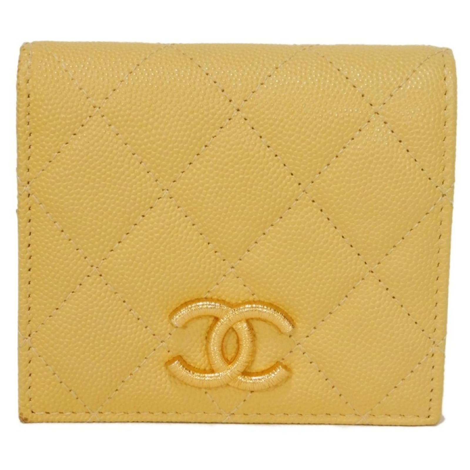 Chanel Bi-Fold Wallet in Light Purple and Yellow Leather ref.1491865 ...