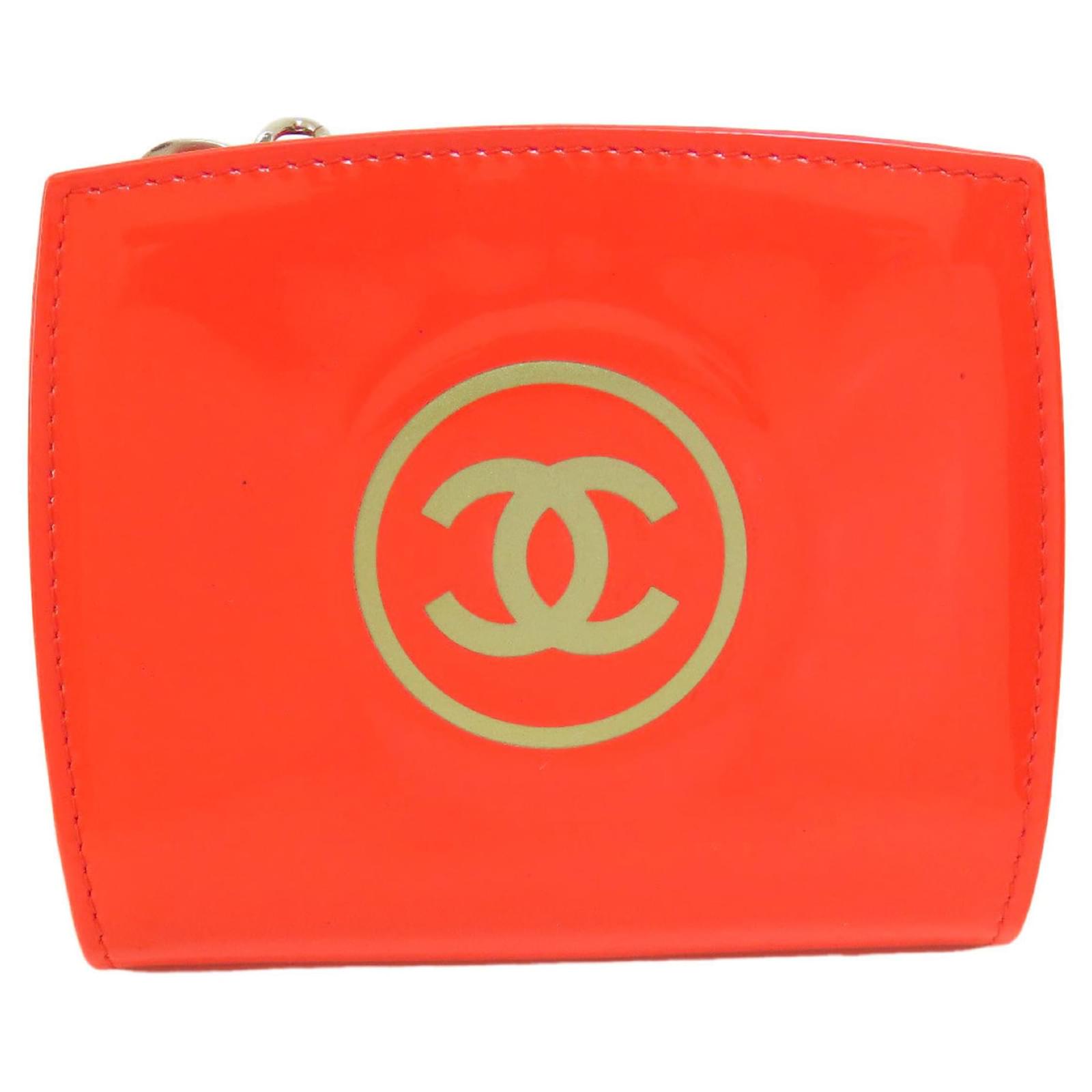 Chanel Coco Mark Bi-fold Wallet Red ref.1493822 - Joli Closet