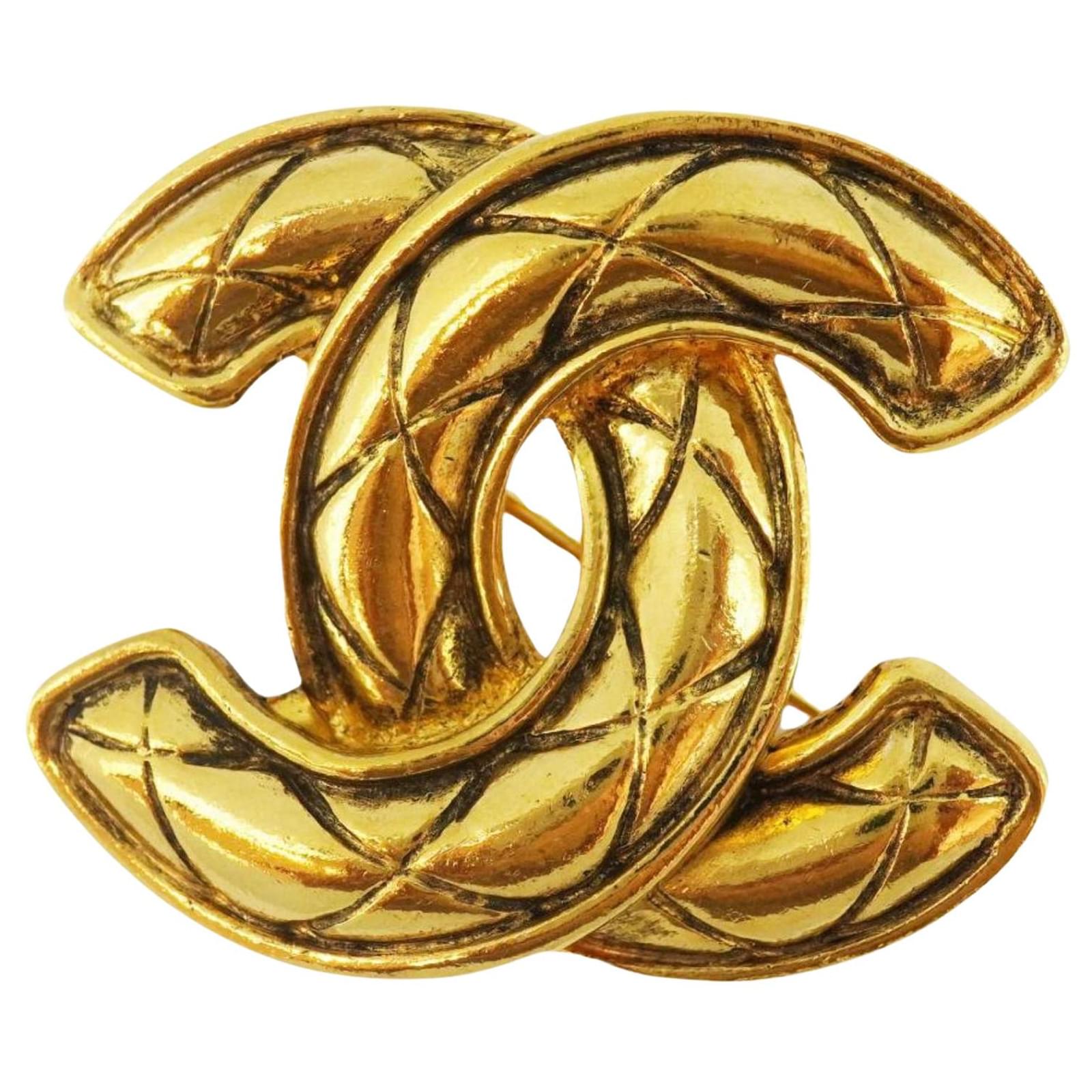 Chanel Logo CC Golden Gold-plated ref.1496475 - Joli Closet