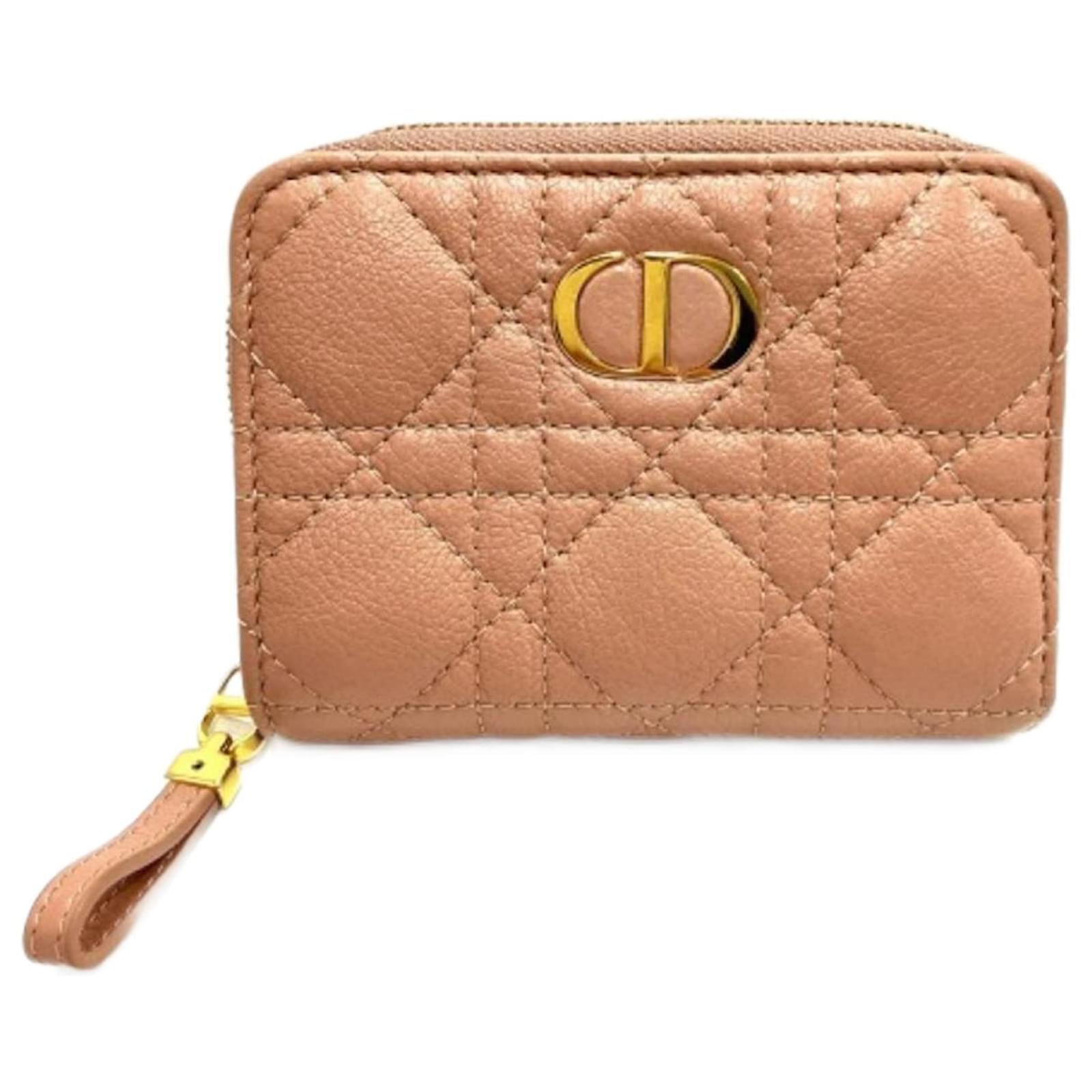 Christian Dior Dior Caro Bifold Wallet Pink Leather ref.1504872 - Joli ...