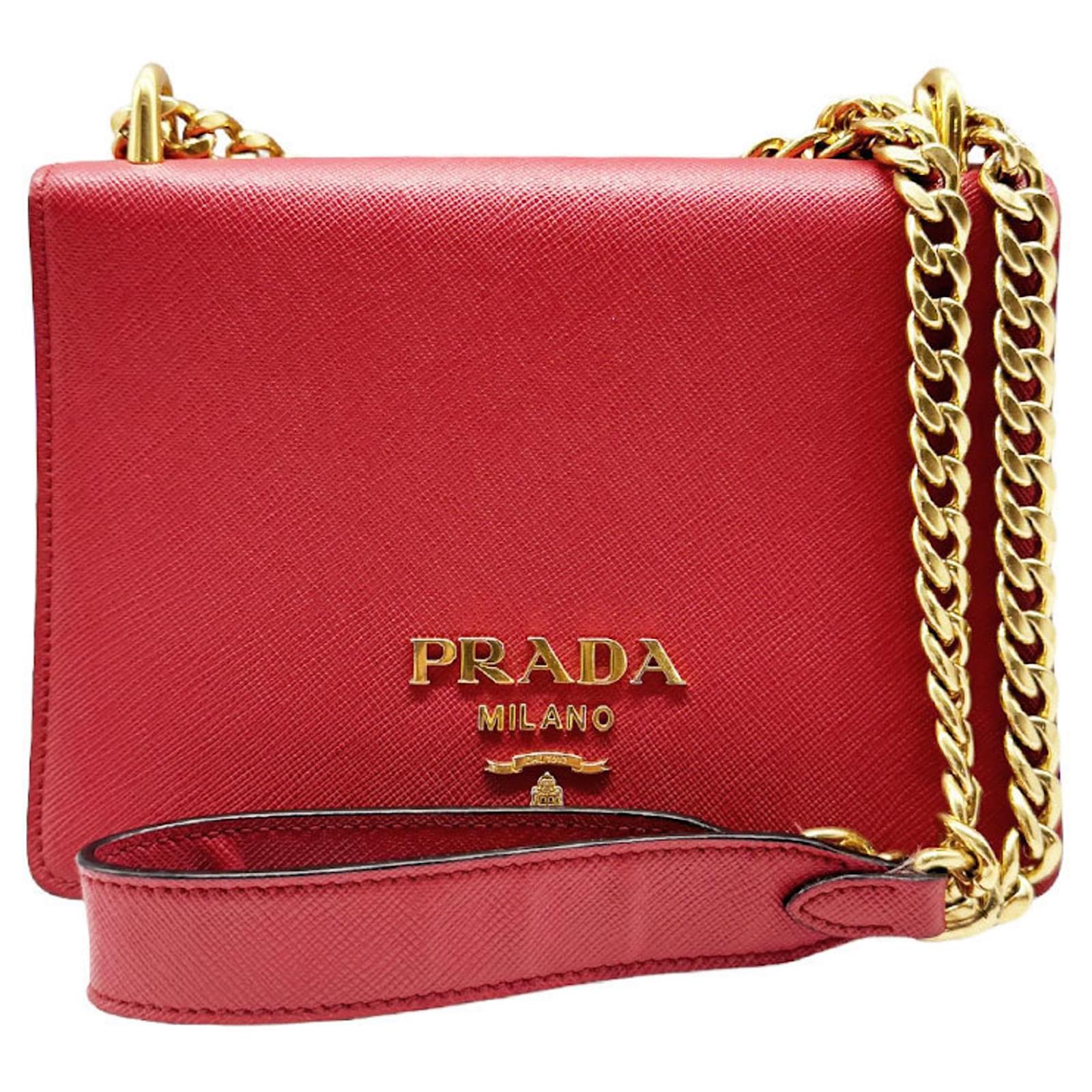 Prada Red Leather Shoulder Bag ref.1504889 - Joli Closet