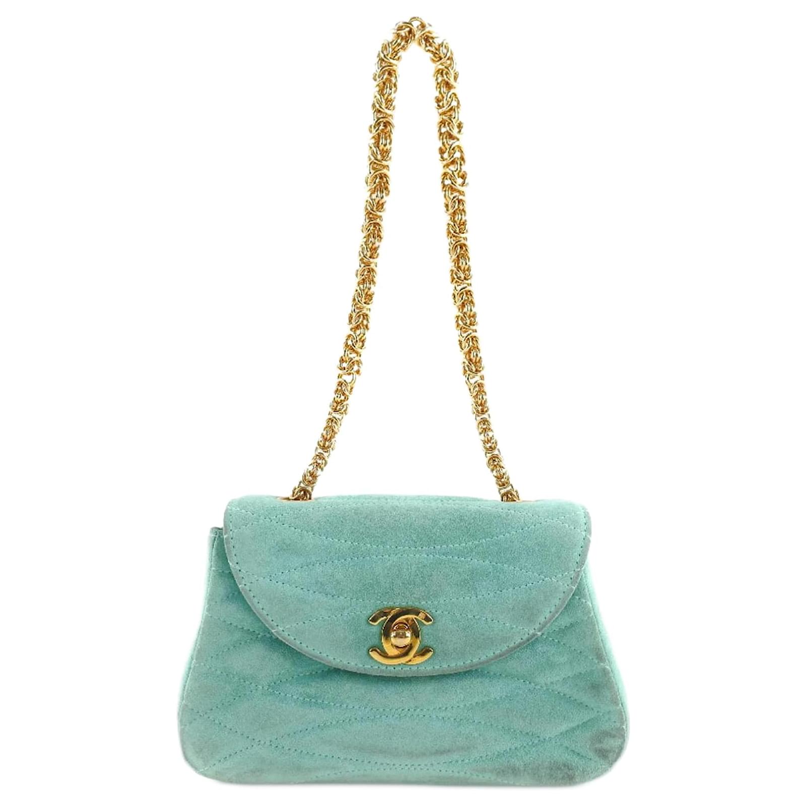 Timeless Chanel Vintage Suede Green Handbag ref.1516874 - Joli Closet