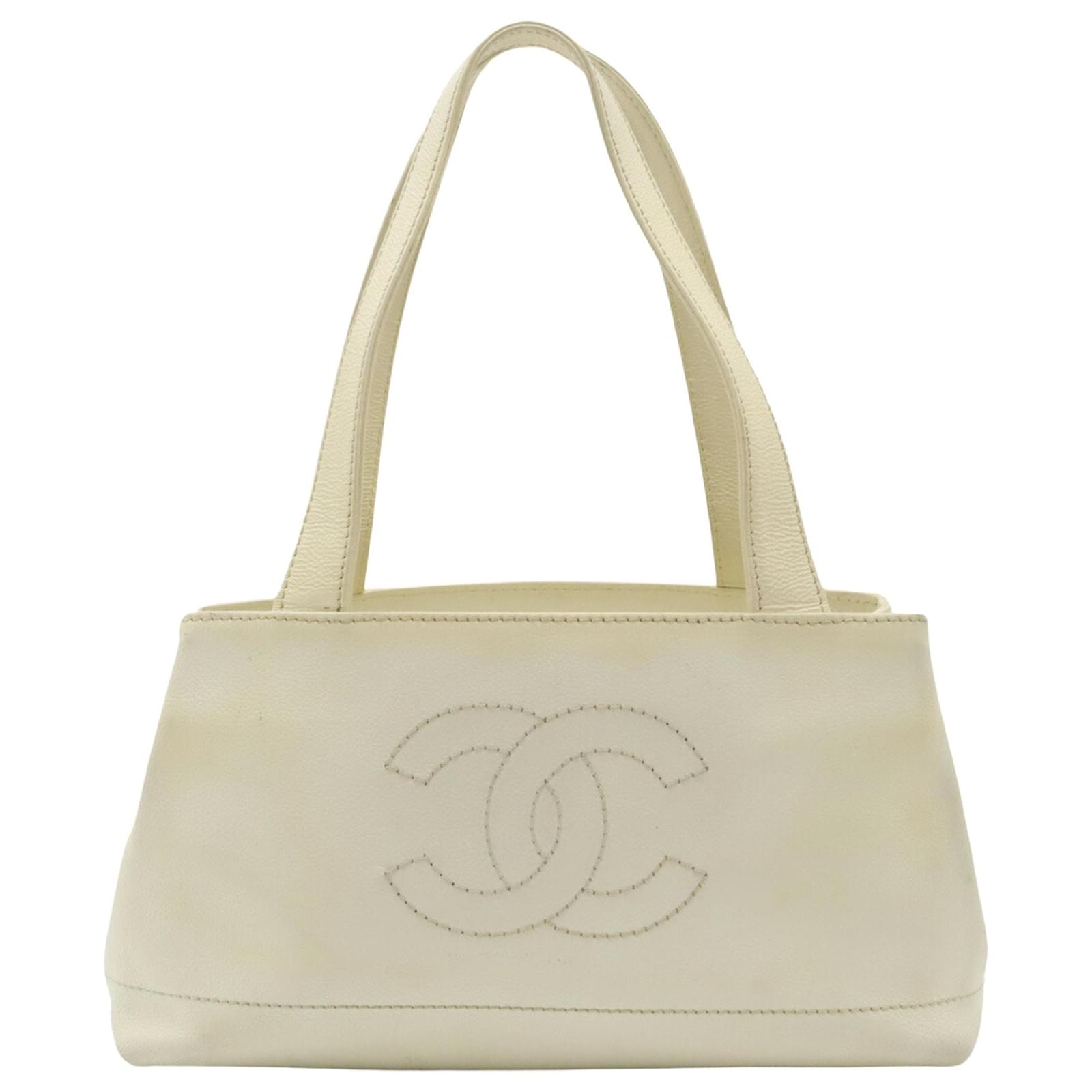 Chanel Cc White Leather ref.1521018 - Joli Closet
