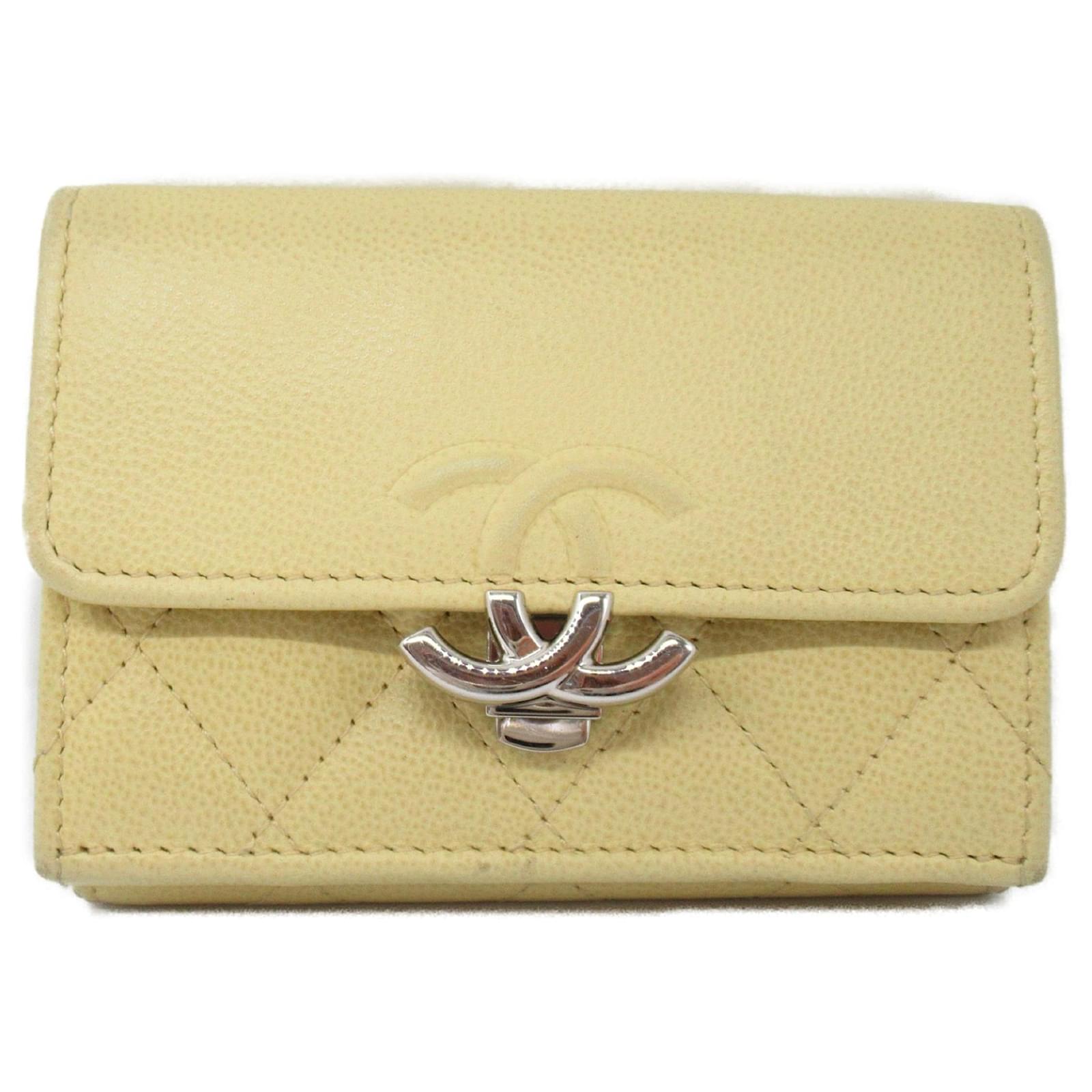 Chanel Yellow Caviar Leather Tri-fold Wallet ref.1528602 - Joli Closet