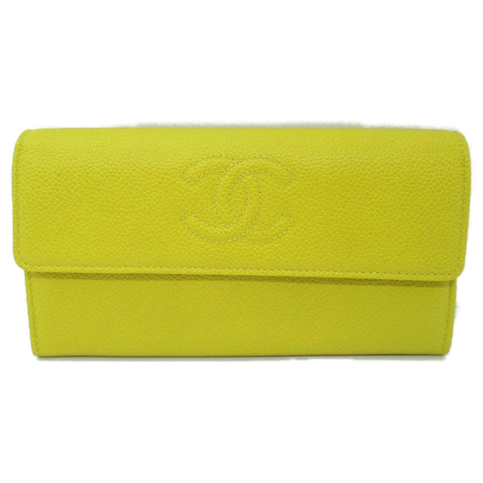 Chanel Yellow Caviar Leather Bi-Fold Long Wallet ref.1529388 - Joli Closet