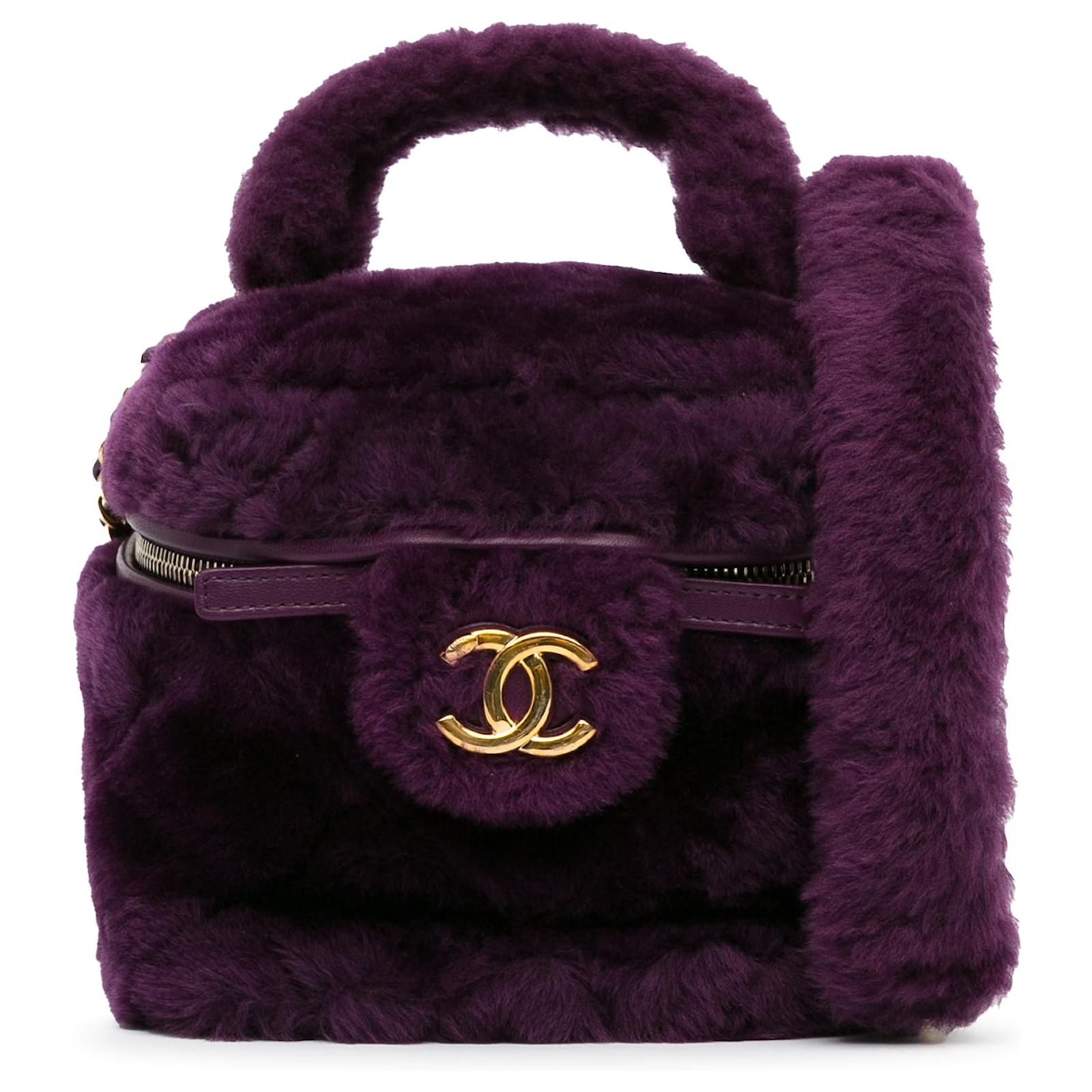 Vanity CHANEL HandbagsFur Purple ref.1533507 - Joli Closet