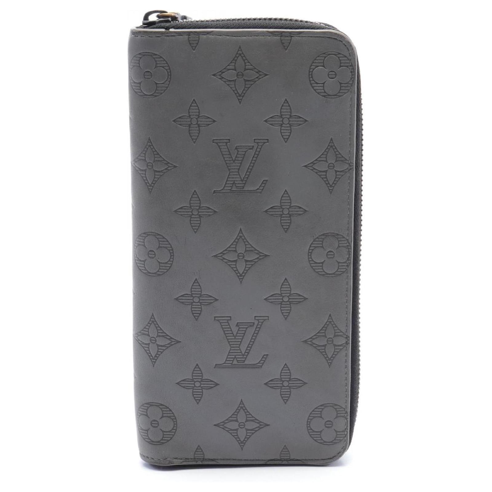 Louis Vuitton Gray Monogram Shadow Long Wallet Brown Cloth ref.1535824 ...