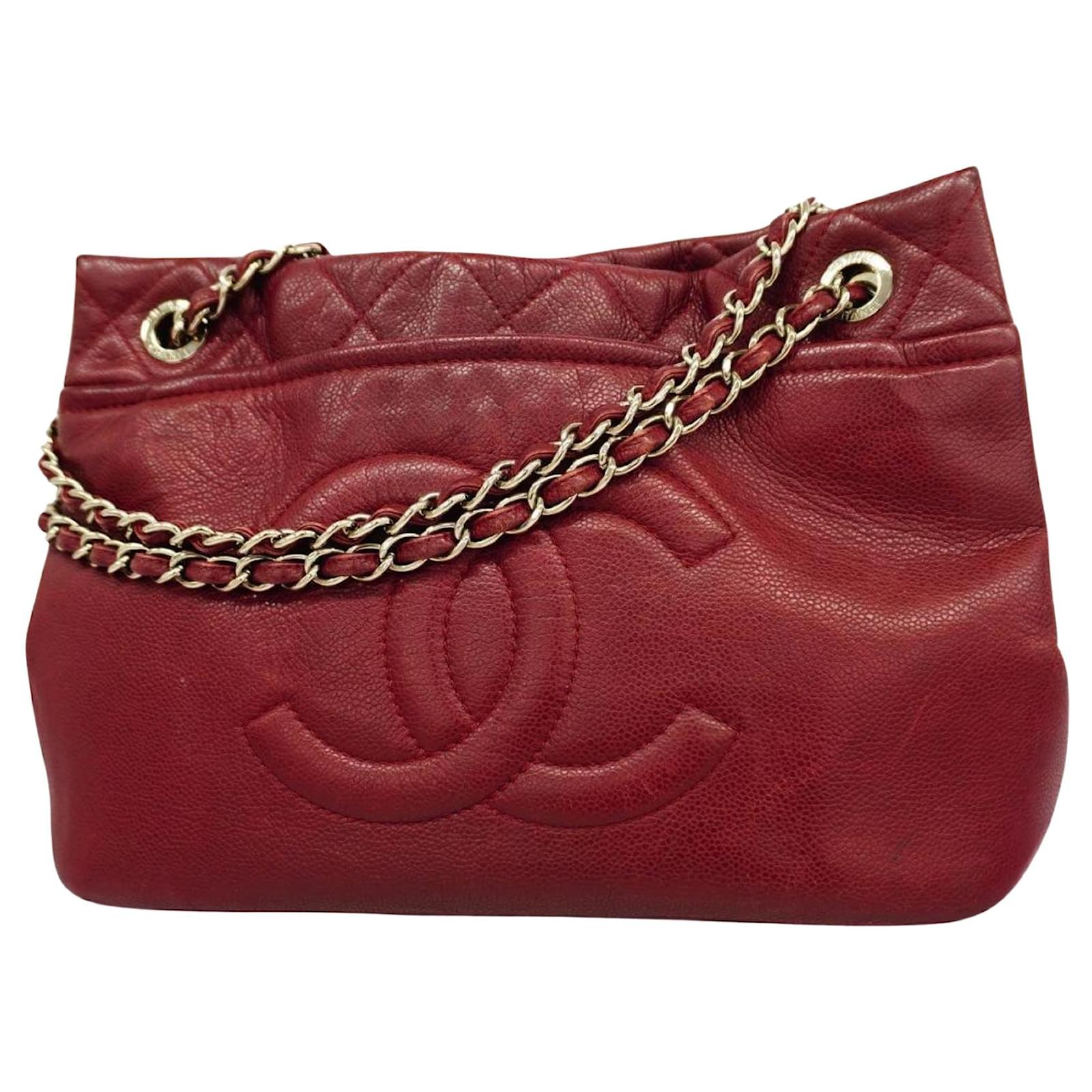 Chanel Logo CC Dark red Leather ref.1540147 - Joli Closet