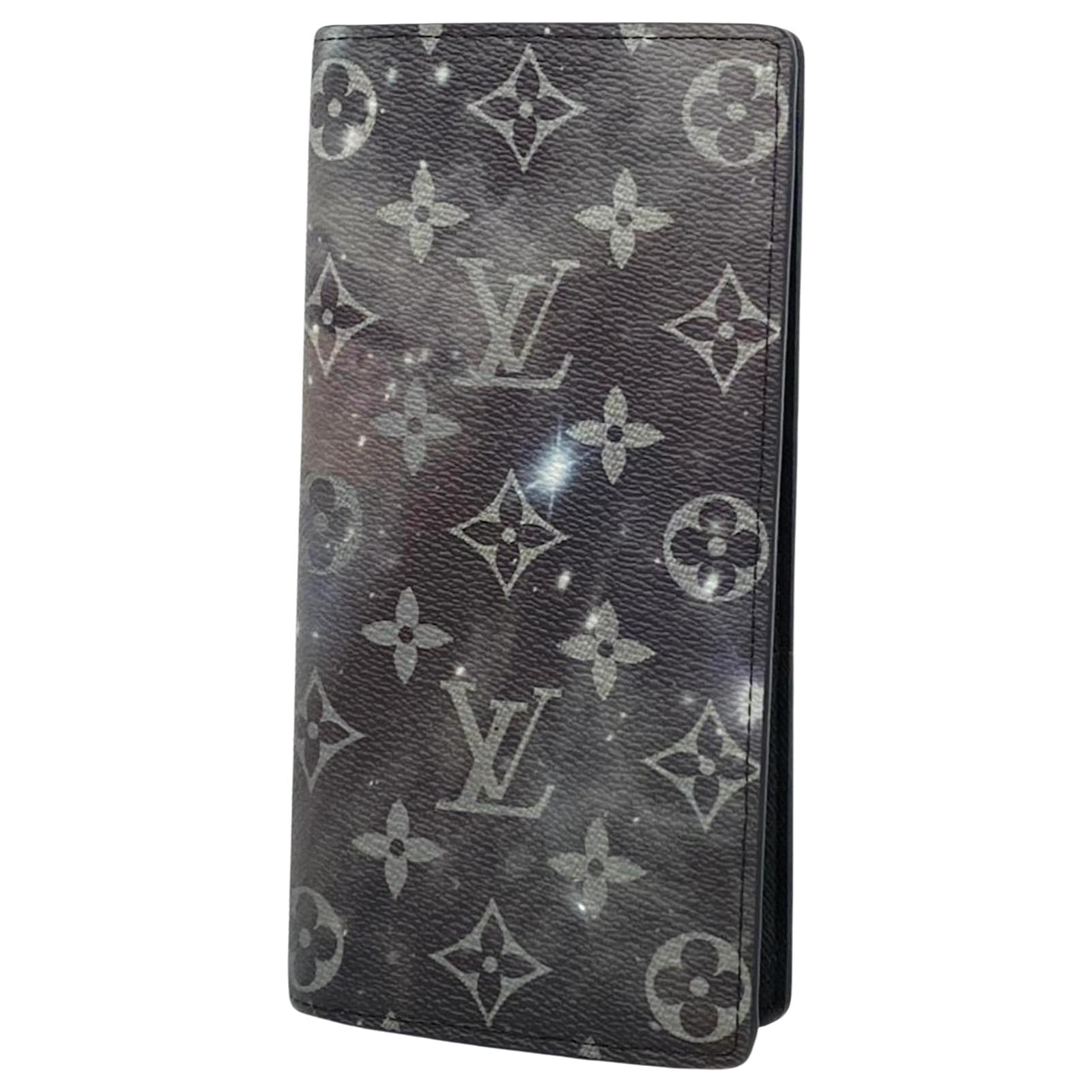 Louis Vuitton Brazza Multiple colors Cloth ref.1548766 - Joli Closet