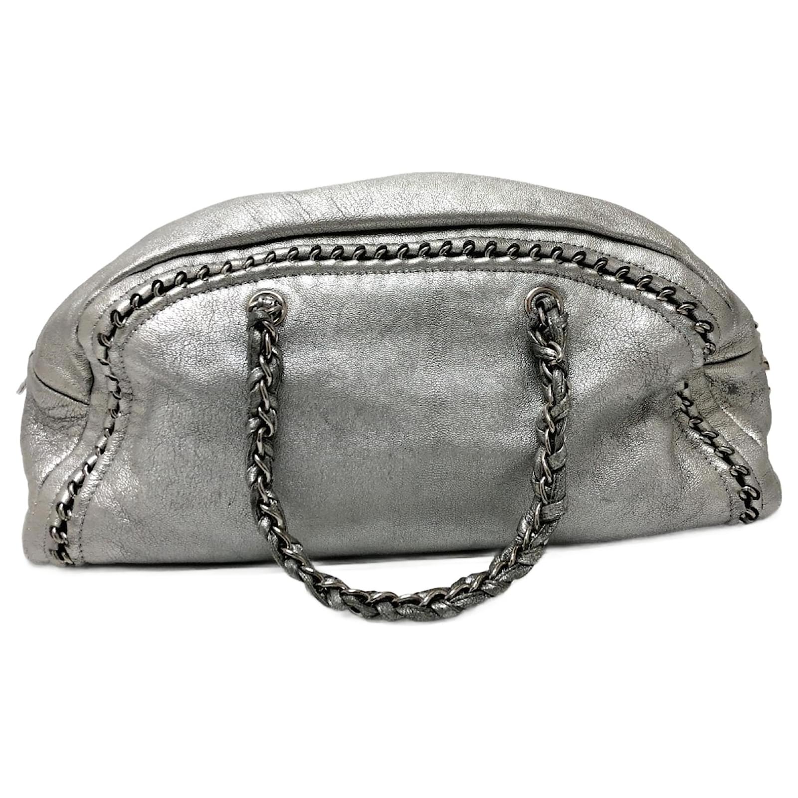 Chanel CC Coco Mark Boston Bag Silvery Leather ref.1549768 - Joli Closet