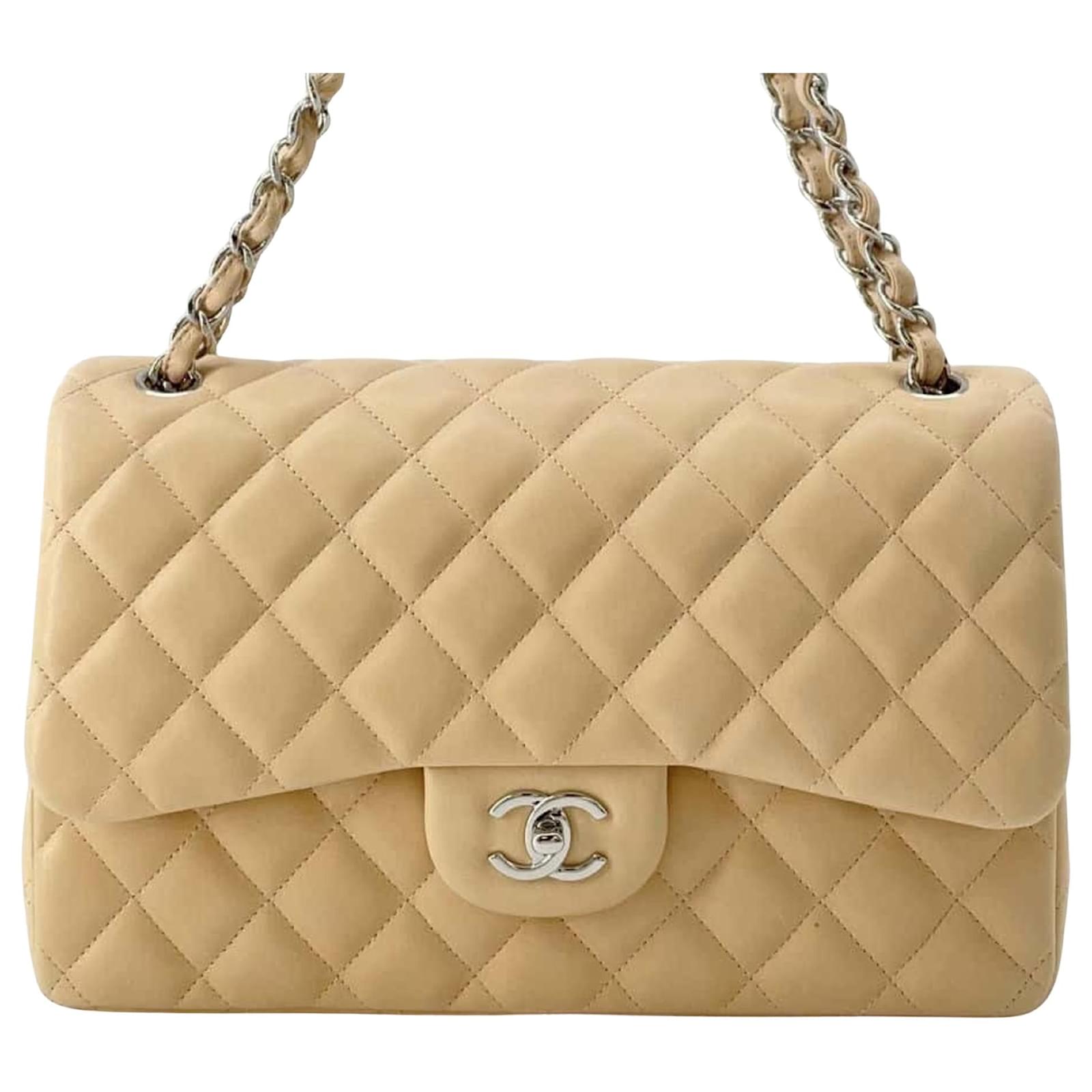 Chanel Timeless Beige Leather ref.1560185 - Joli Closet