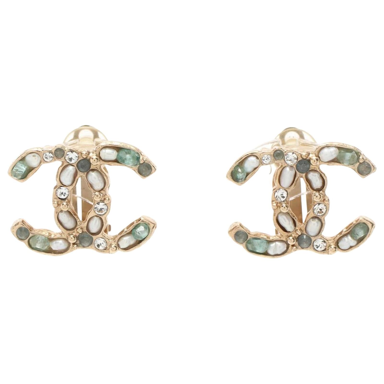 Chanel Logo CC Golden Gold-plated ref.1560406 - Joli Closet