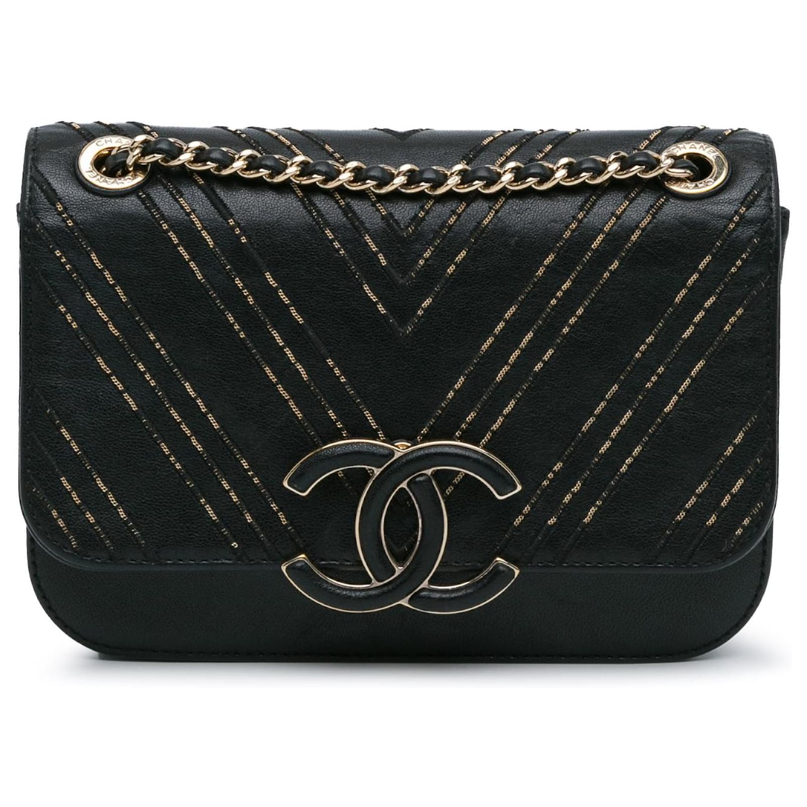 Chanel Black Small Lambskin Subtle Flap Leather ref.1586954 - Joli Closet