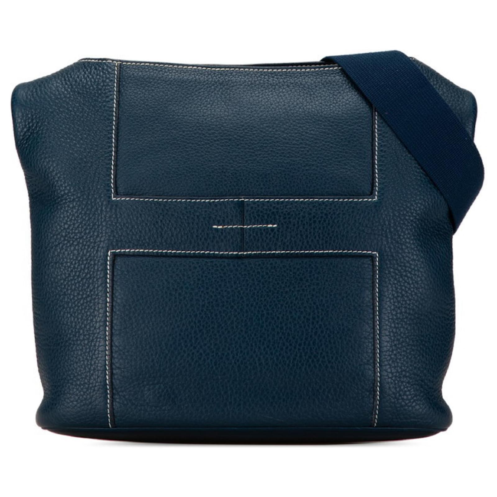 Hermès Hermes Good News PM Shoulder Bag in Navy Navy blue Leather ref ...
