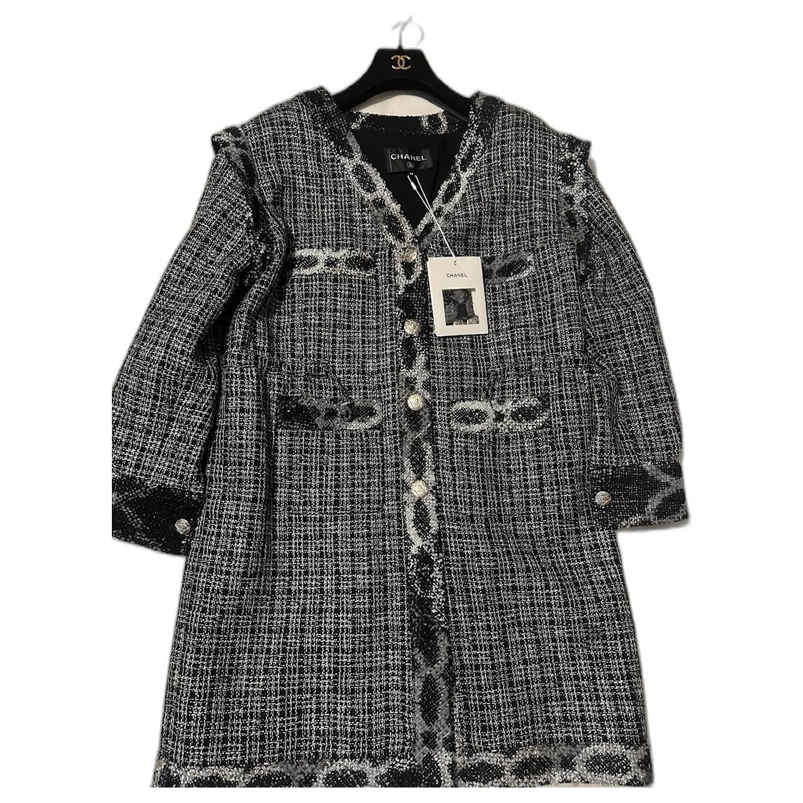 Chanel Tweed jacket Silvery ref.1602387 - Joli Closet