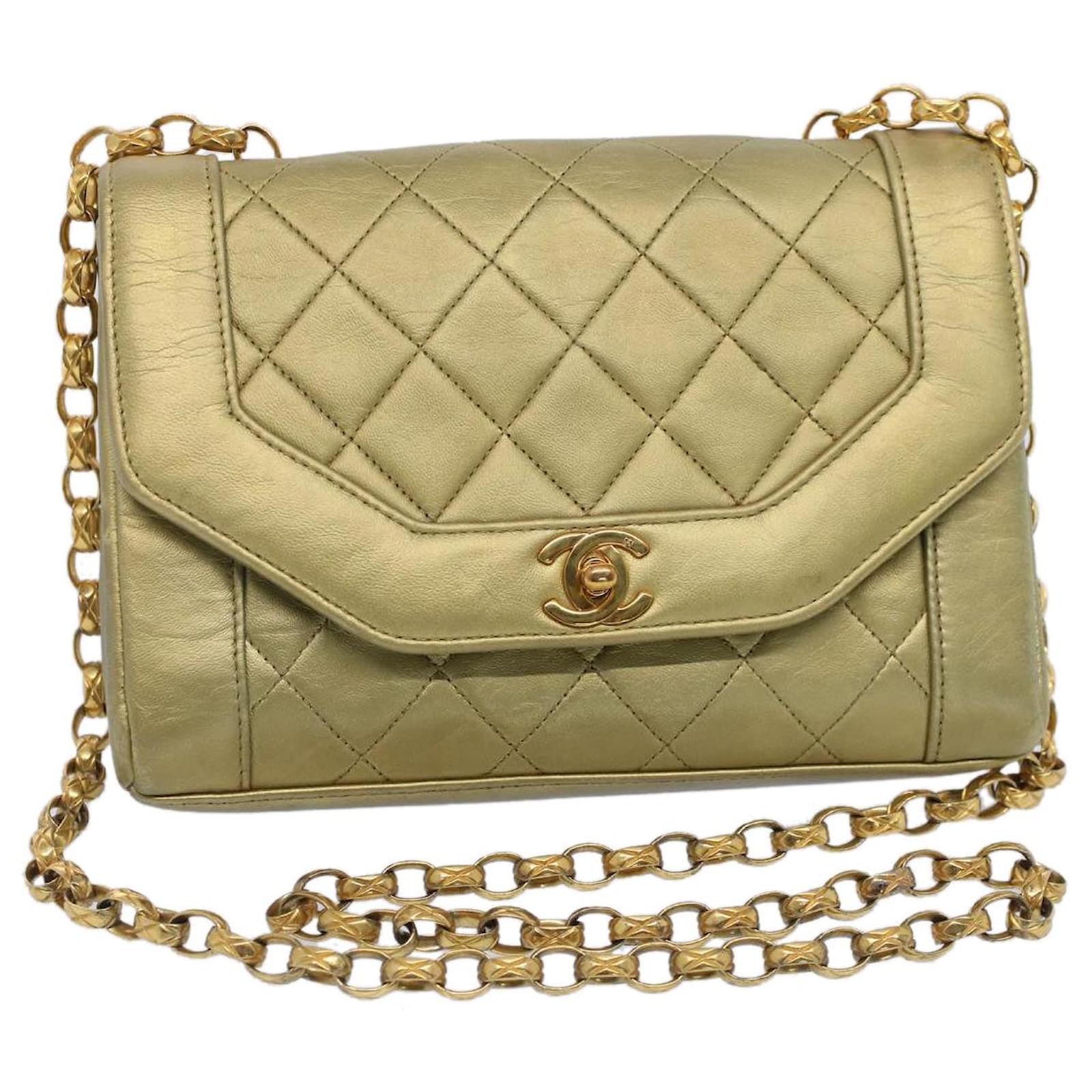 Chanel Shoulder Bag Golden Metallic White gold Metal ref.1603925 - Joli ...