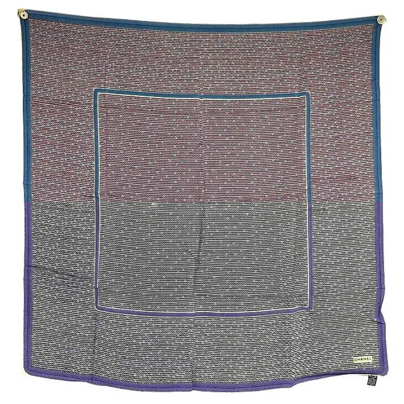 CHANEL SQUARE MESH EFFECT SCARF 90 CM IN MULTICOLORED SILK Multiple ...